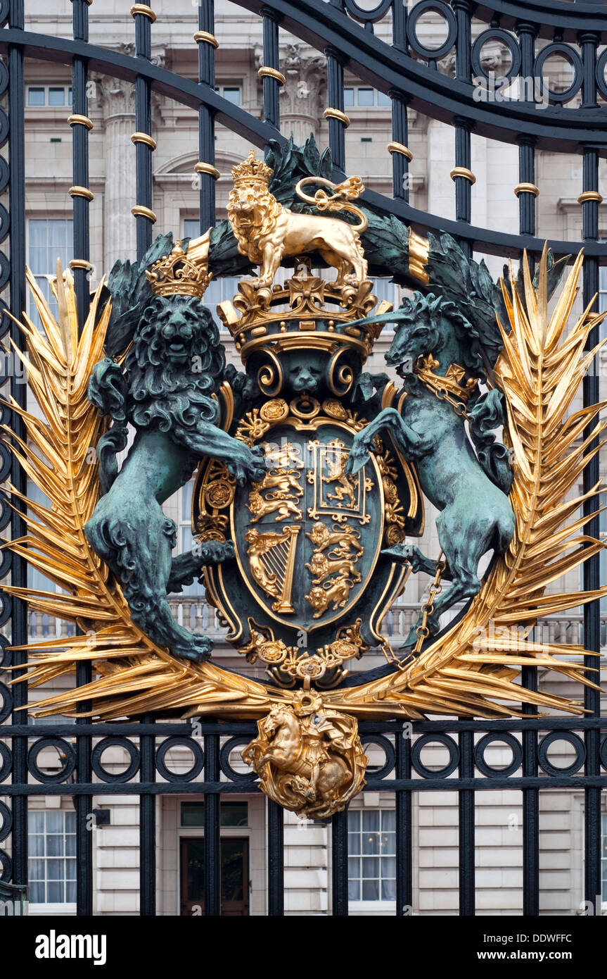 Symbol of buckingham palace hi-res stock photography and images - Alamy