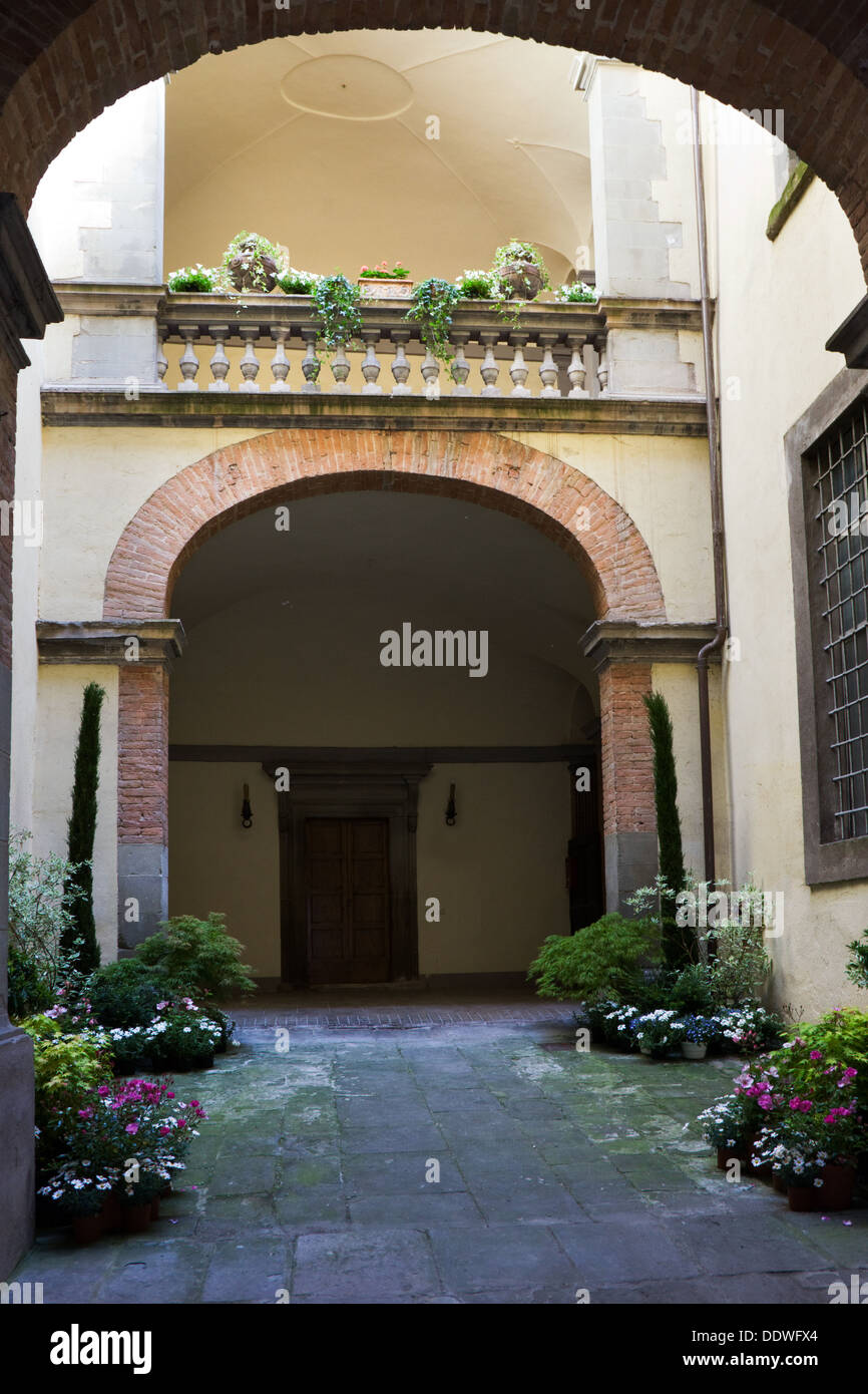 Italian renaissance balcony hi-res stock photography and images - Alamy