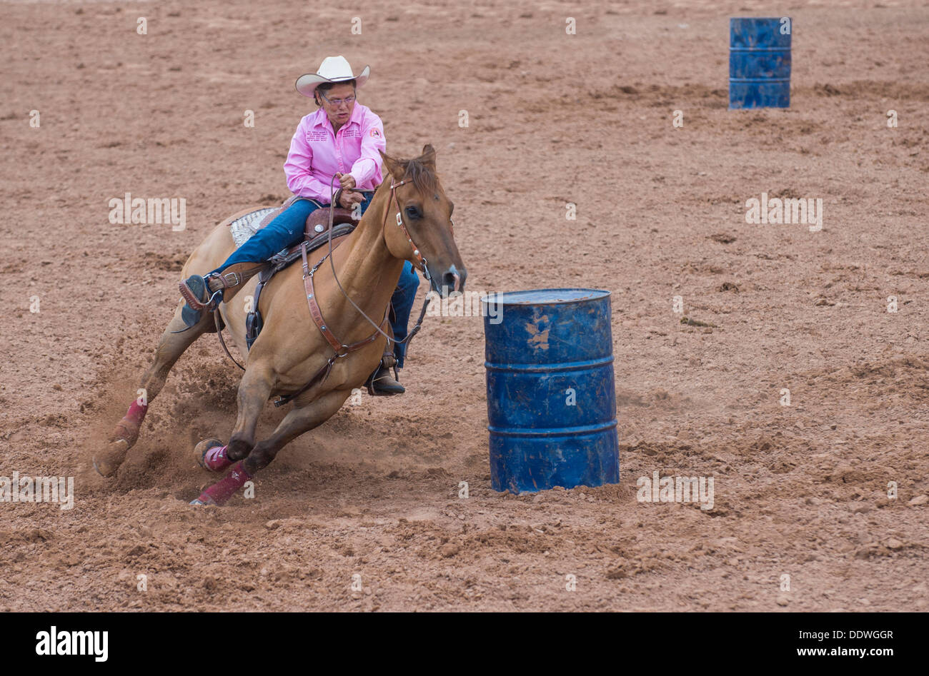 Cowgirl with rope hi-res stock photography and images - Alamy