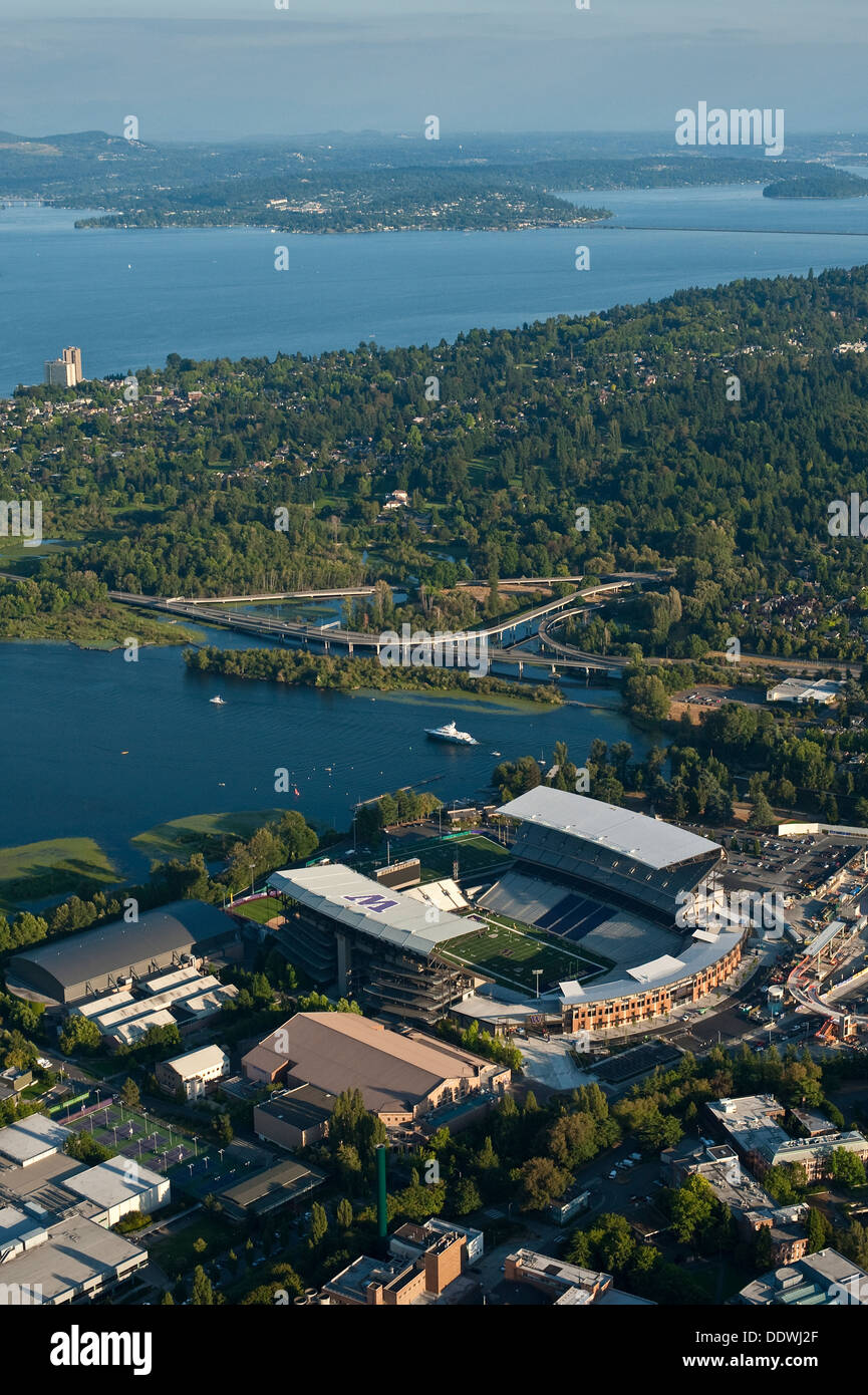 New section in husky stadium hi-res stock photography and images - Alamy