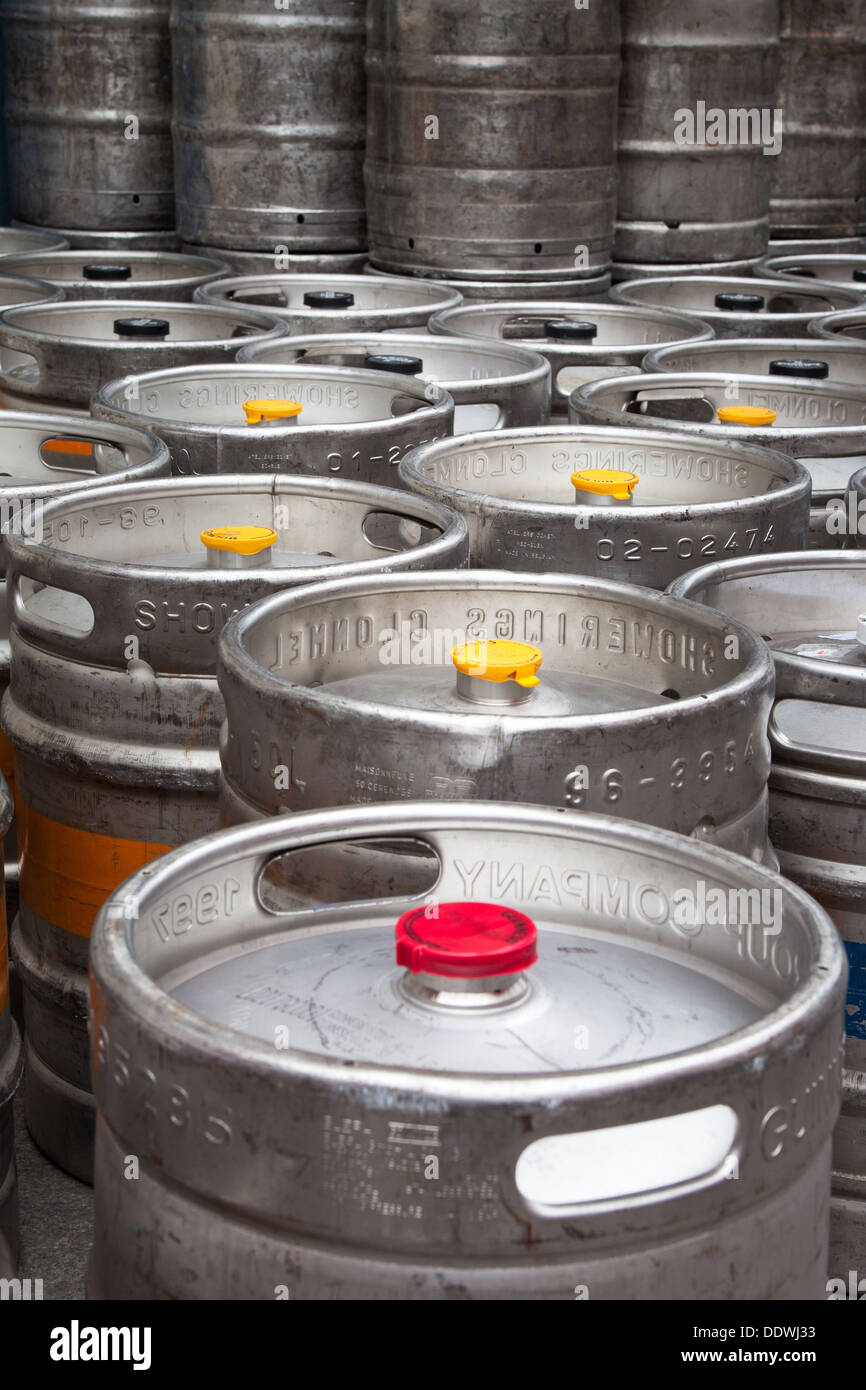 Lined up materials hi-res stock photography and images - Alamy