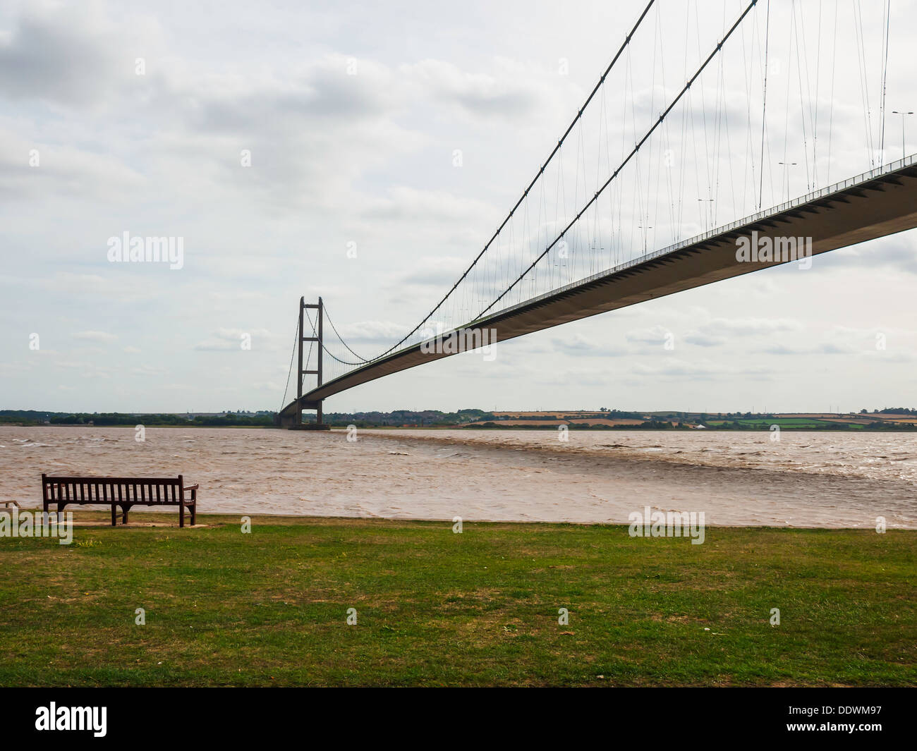 Humber Road bridge from Hessle on the North Bank Stock Photo - Alamy