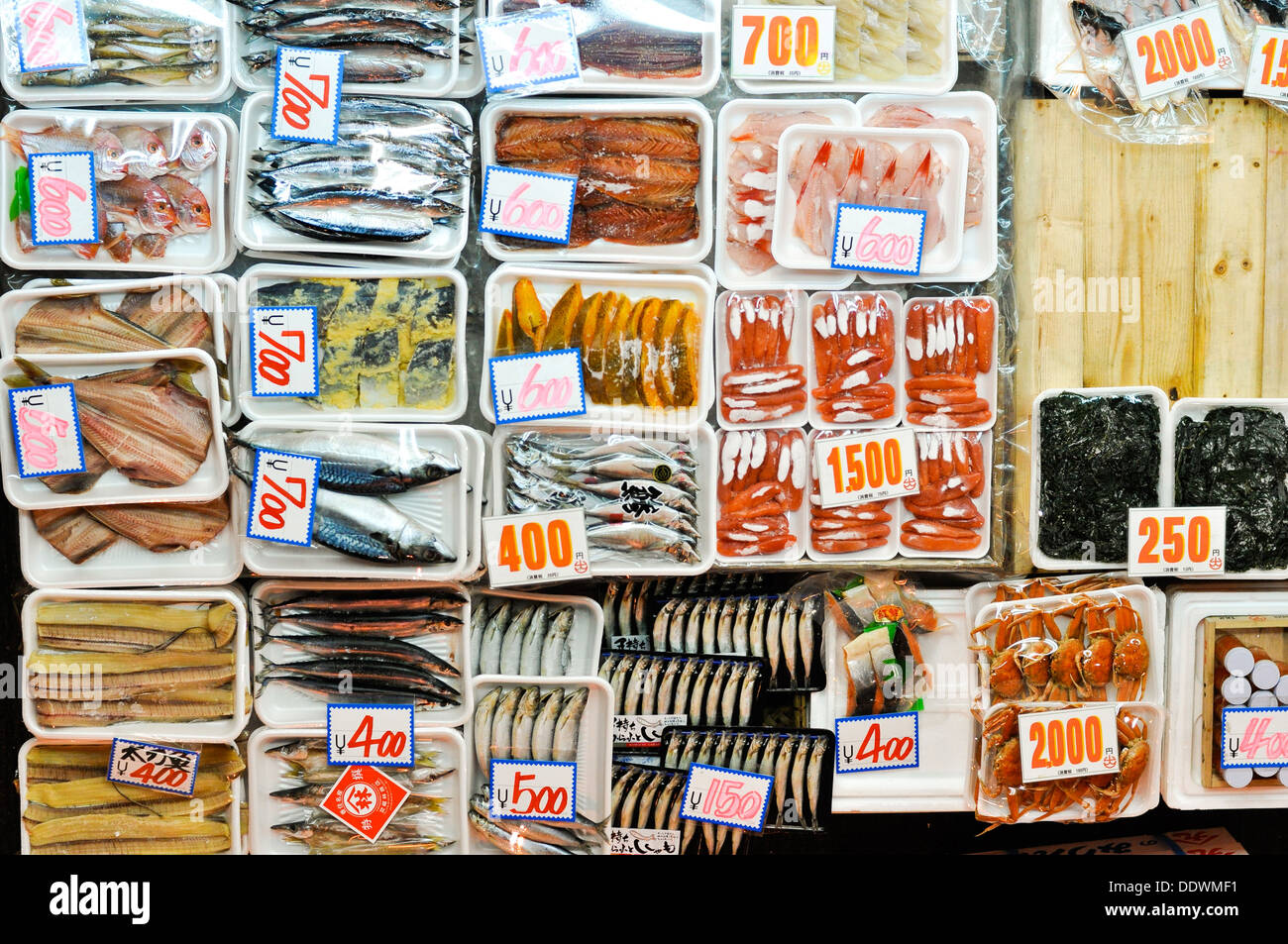 Fresh fish packaged and ready to sell Stock Photo - Alamy
