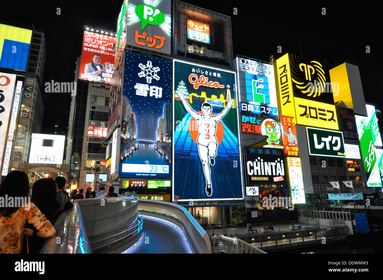 Night scene in the entertainment district of Namba, Osaka, Japan Stock ...