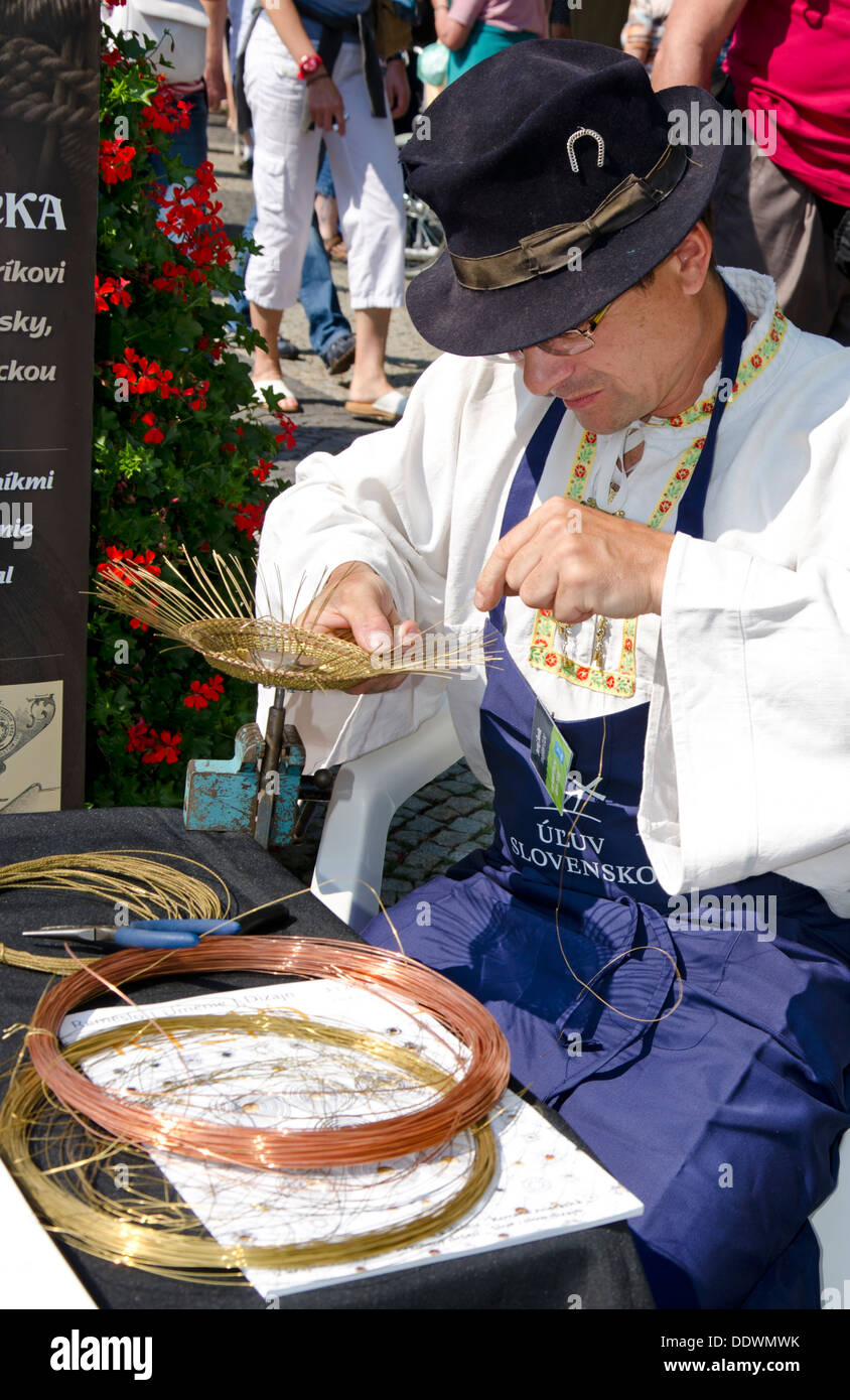 Tinkering hi-res stock photography and images - Alamy