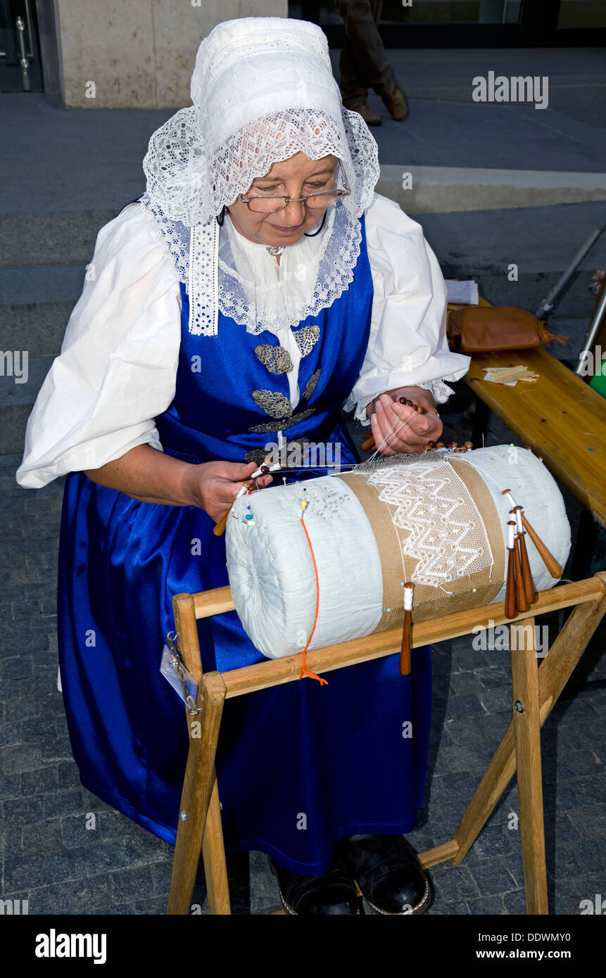 The demonstrations of bobbin lace maker Stock Photo - Alamy