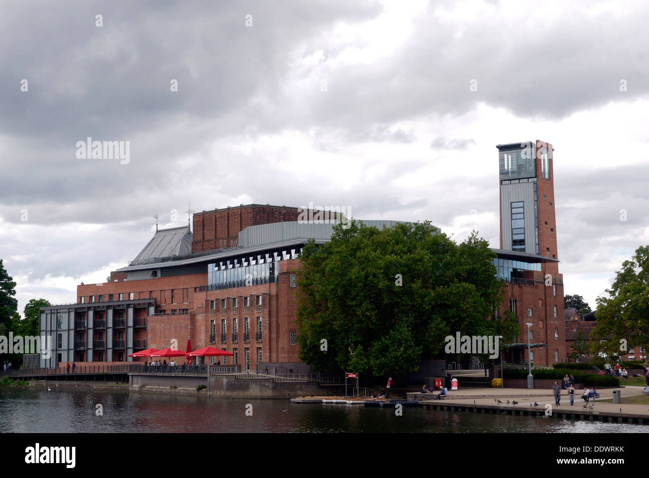 RSC, Royal Shakespeare Company theatre on banks of the River Avon ...