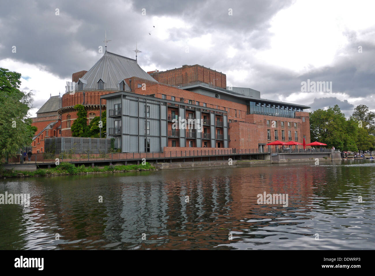 RSC, Royal Shakespeare Company theatre on banks of the River Avon ...