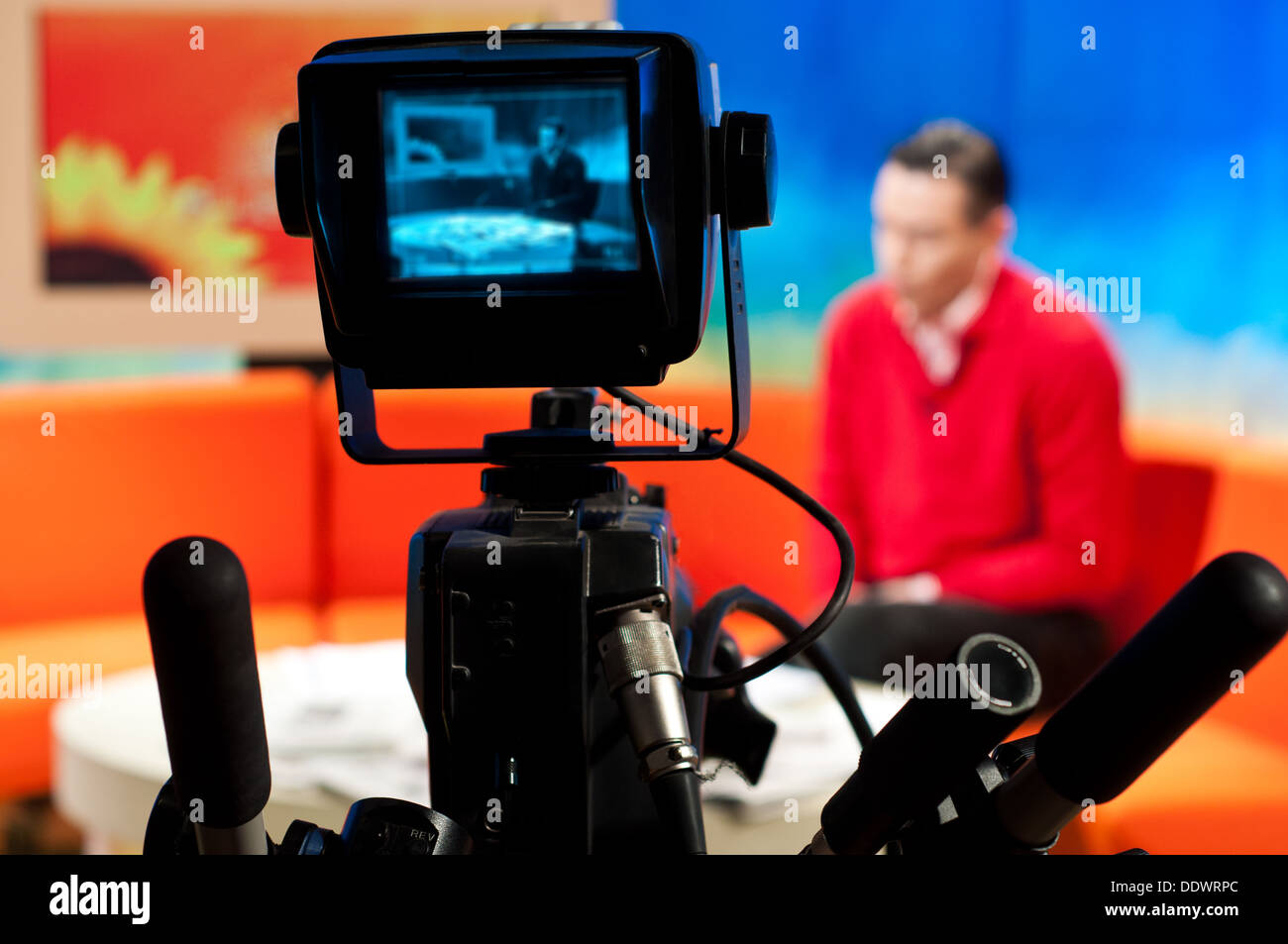 Talk show tv hi-res stock photography and images - Alamy