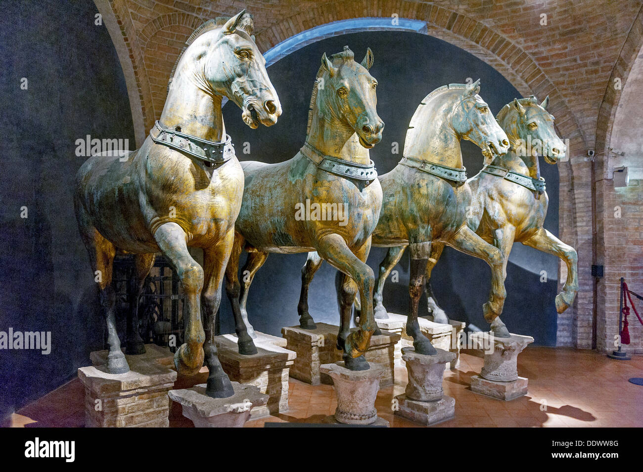 Ancient sculpture of horses hi-res stock photography and images - Alamy