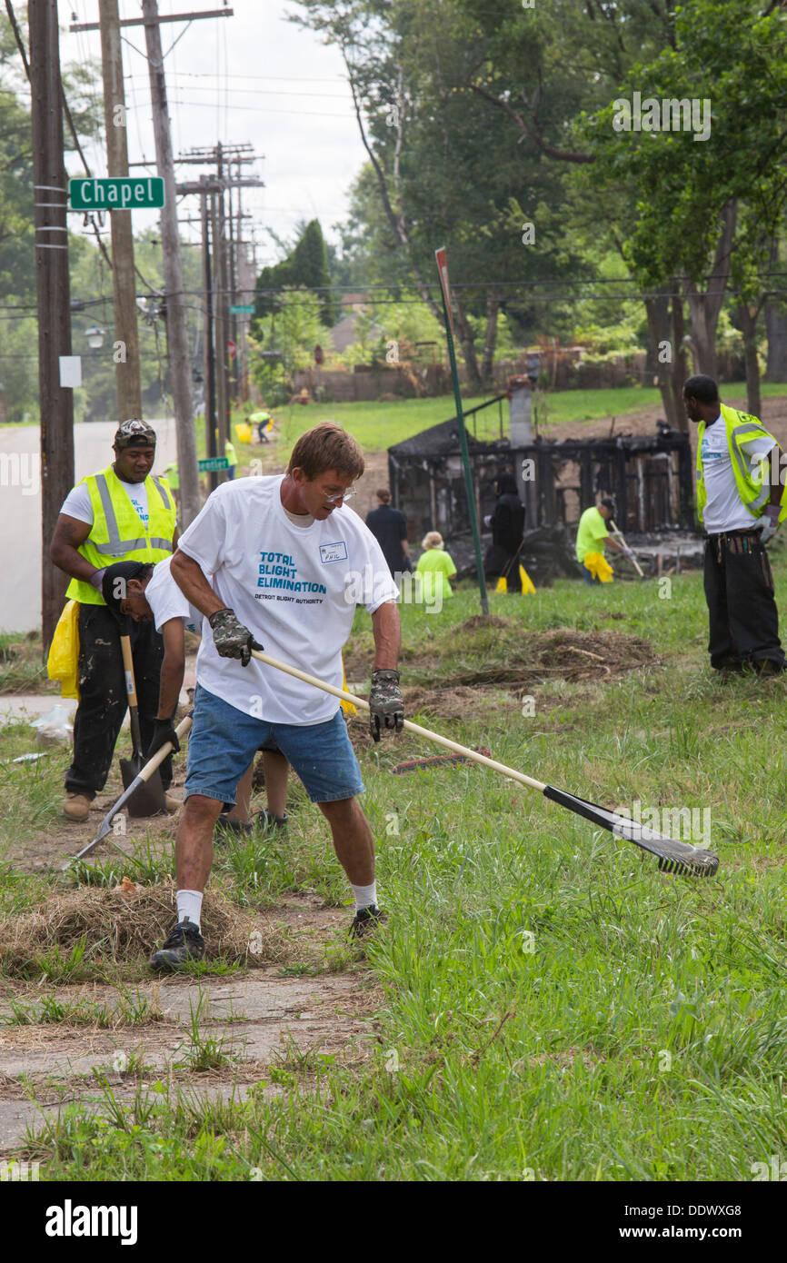 Volunteers clean trash and debris from Detroit's Brightmoor ...