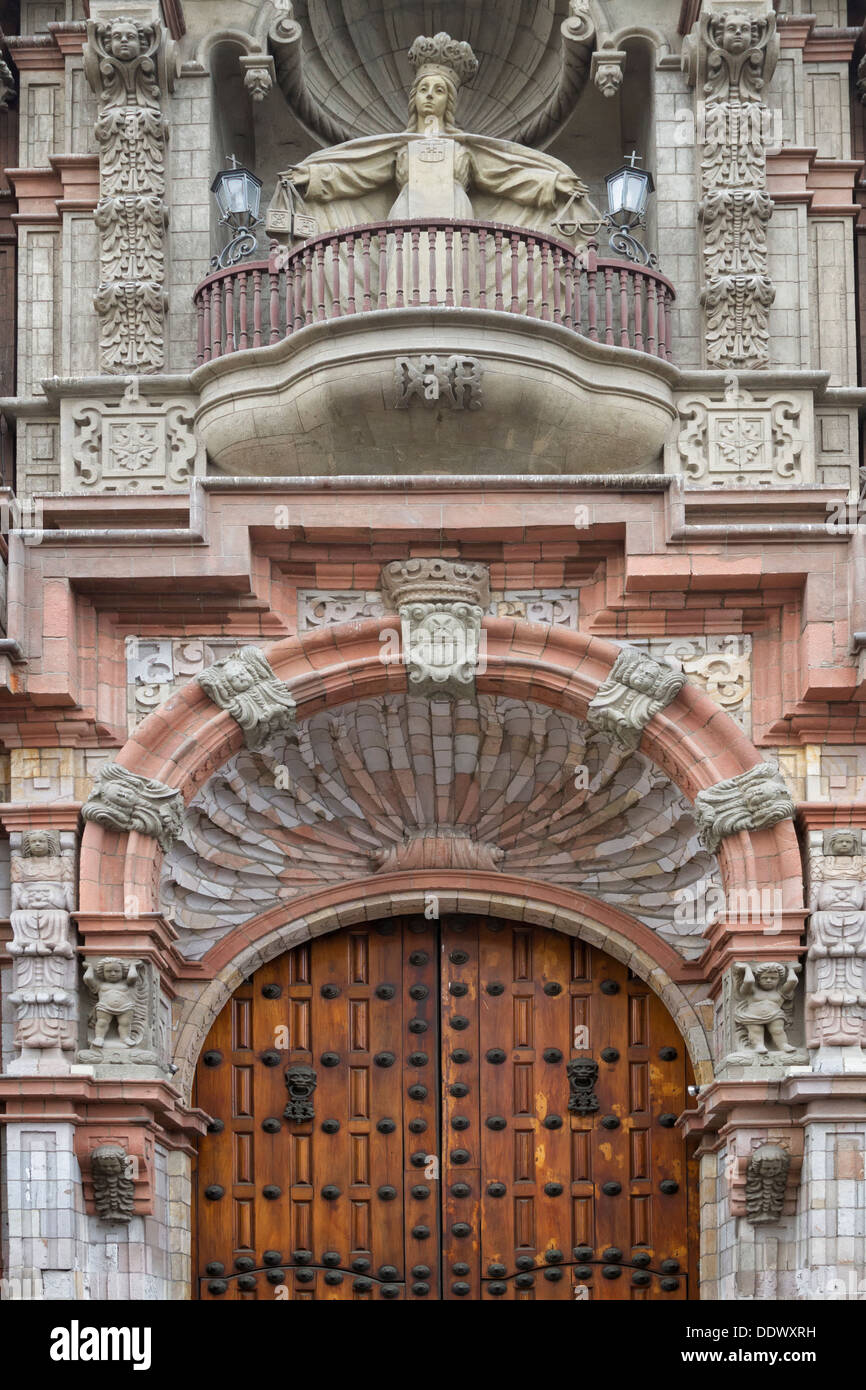 Granite stone church hi-res stock photography and images - Alamy