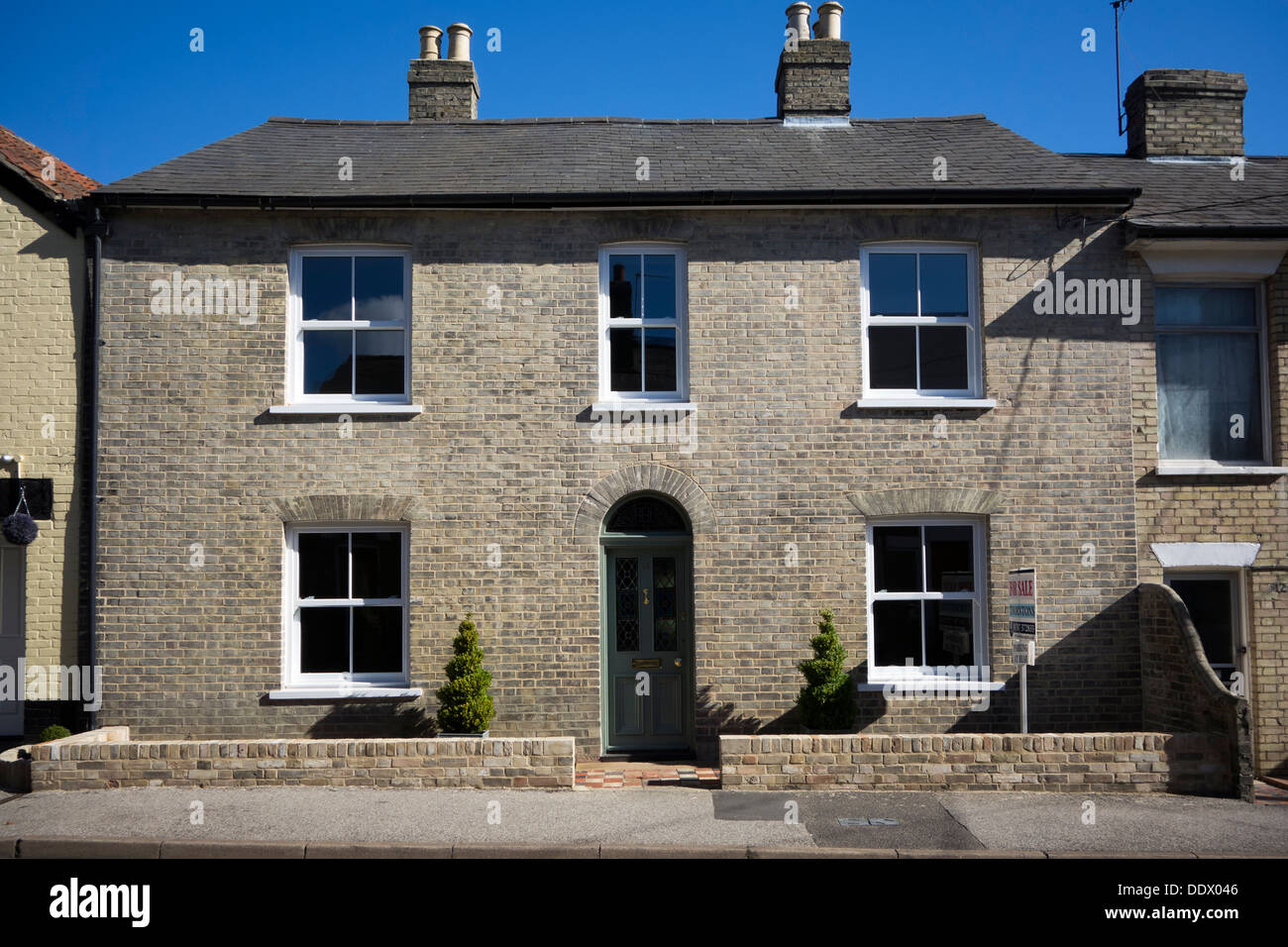 Old terraced house hi-res stock photography and images - Alamy