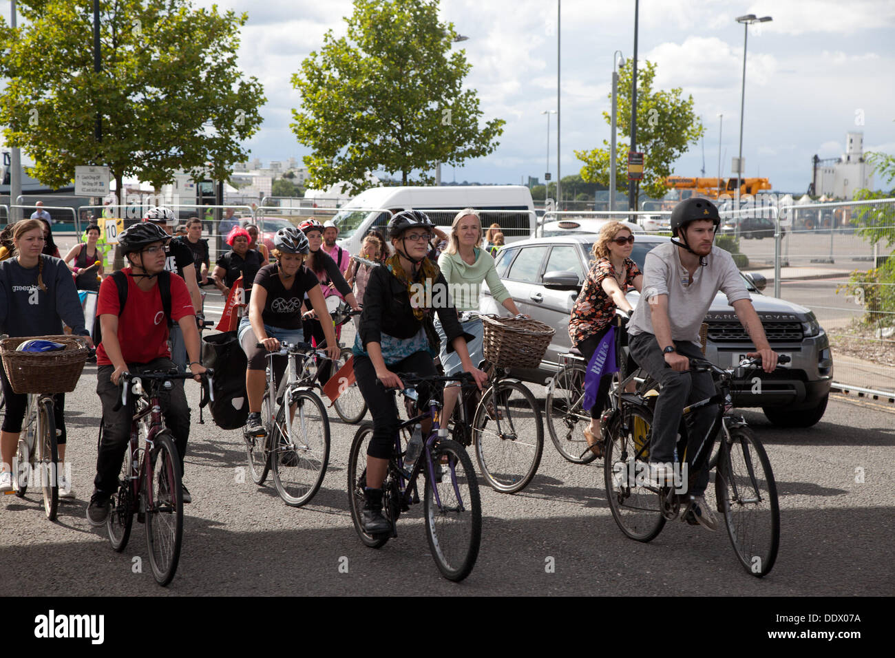 Anti arms hi-res stock photography and images - Alamy