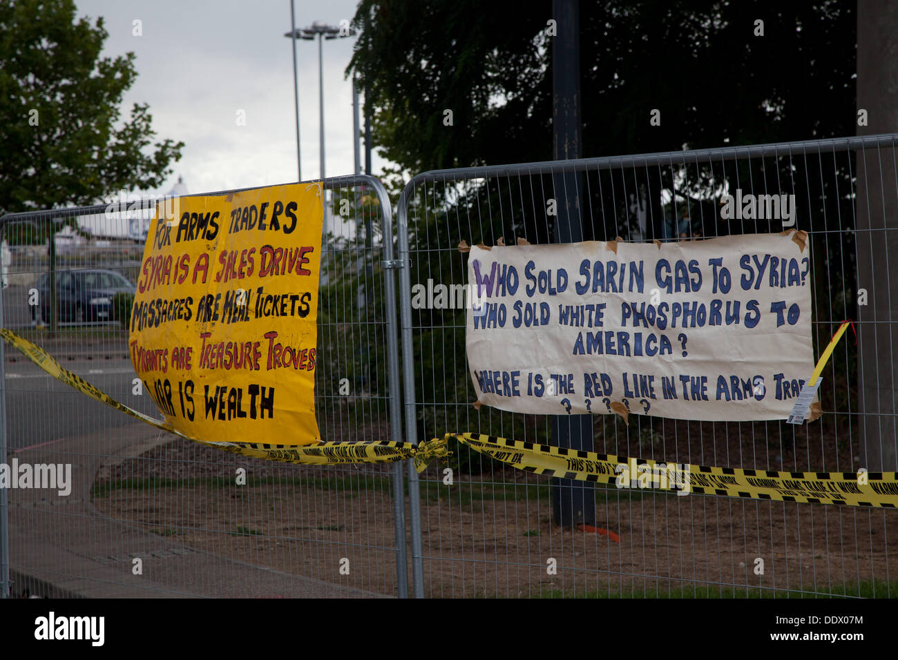 London, UK. Sunday, September the 8th Anti arms protestors block ...