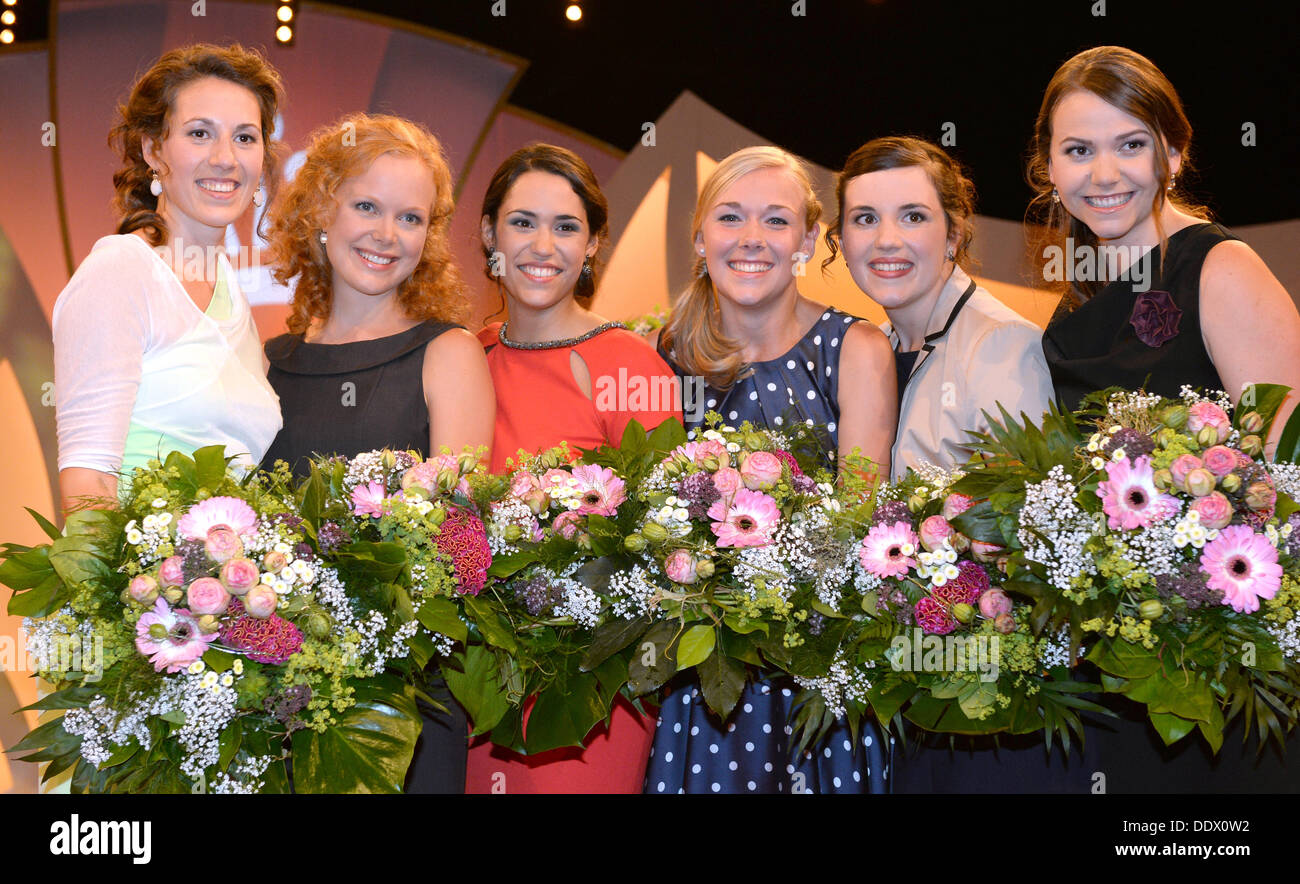 The final six candidates for the election of the 65th German Wine Queen ...