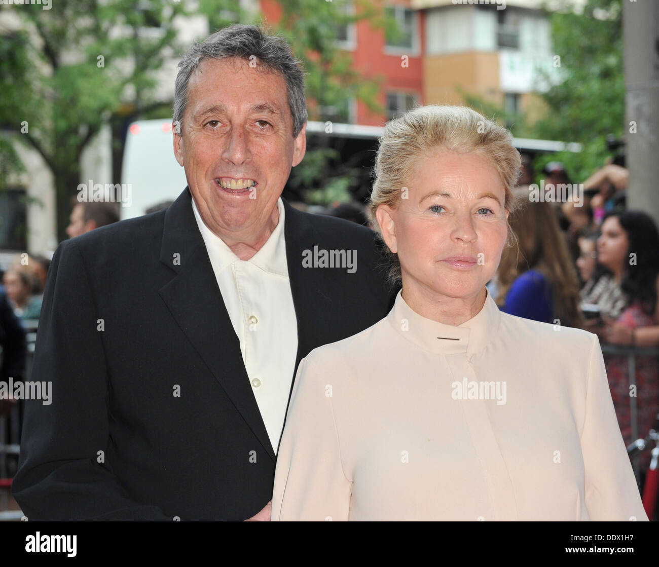 Ivan reitman and wife hi-res stock photography and images - Alamy