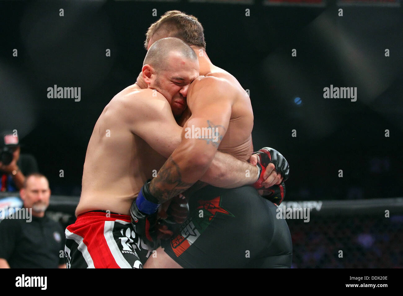 Brennard ward justin mohegan sun arena bellator 98 mma hi-res stock ...