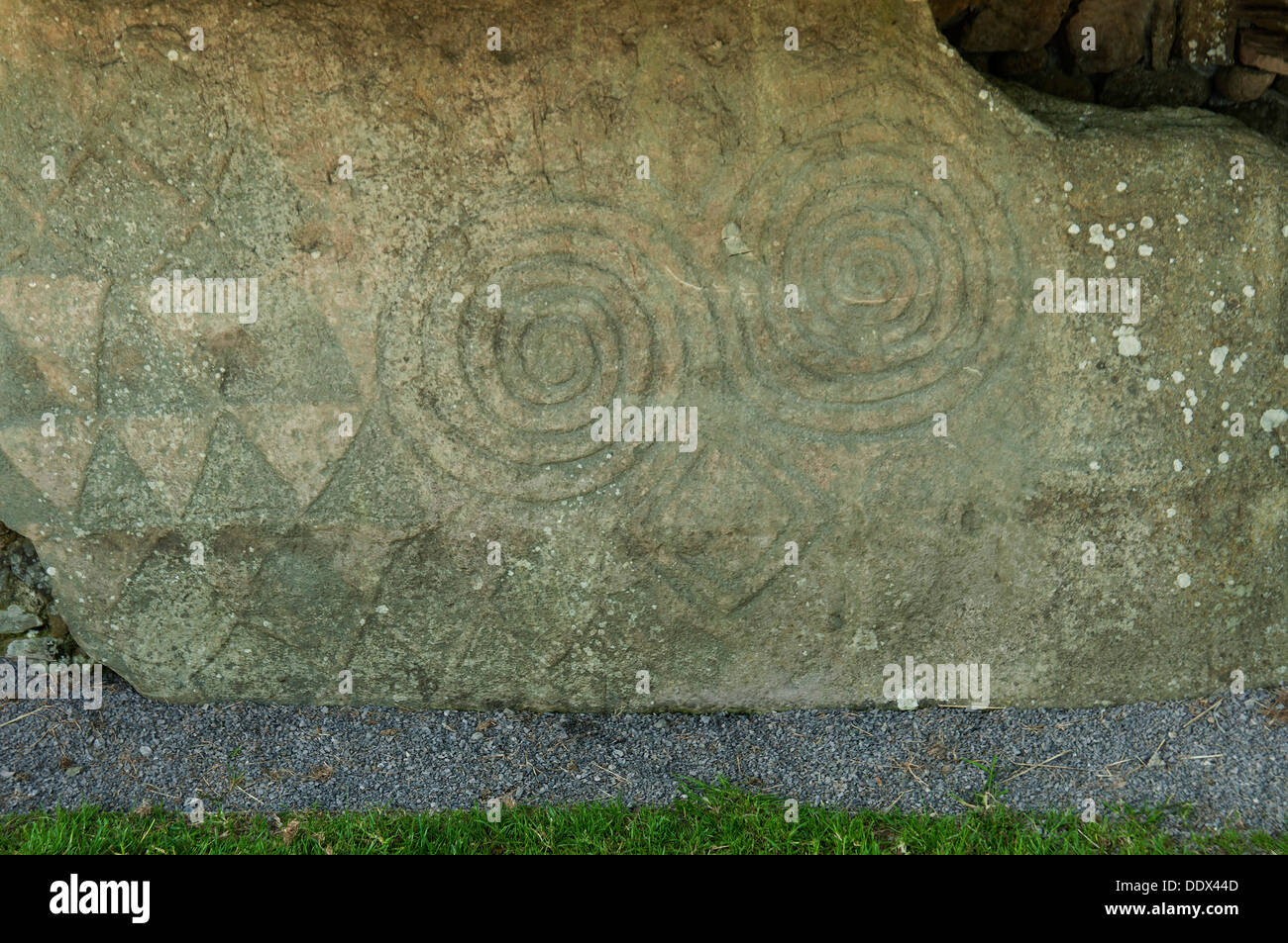 Newgrange tomb inside hi-res stock photography and images - Alamy