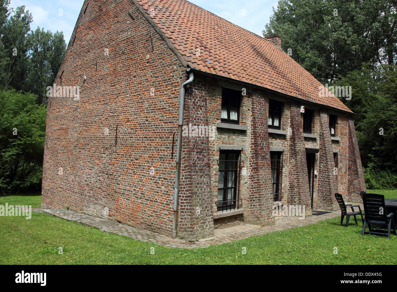 Van gogh house hi-res stock photography and images - Alamy