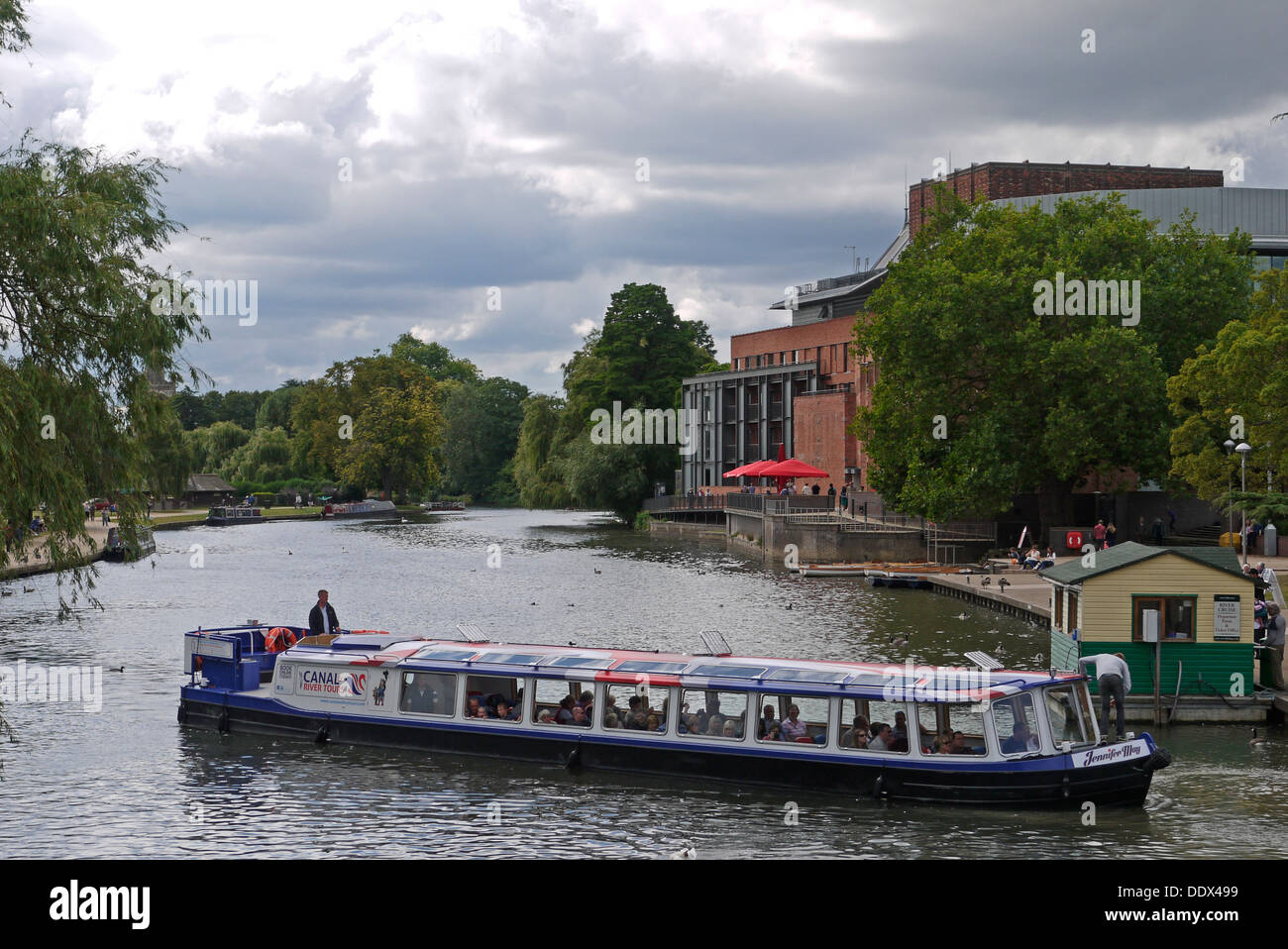Pleasure boat with RSC (Royal Shakespeare Company) theatre, Stratford ...