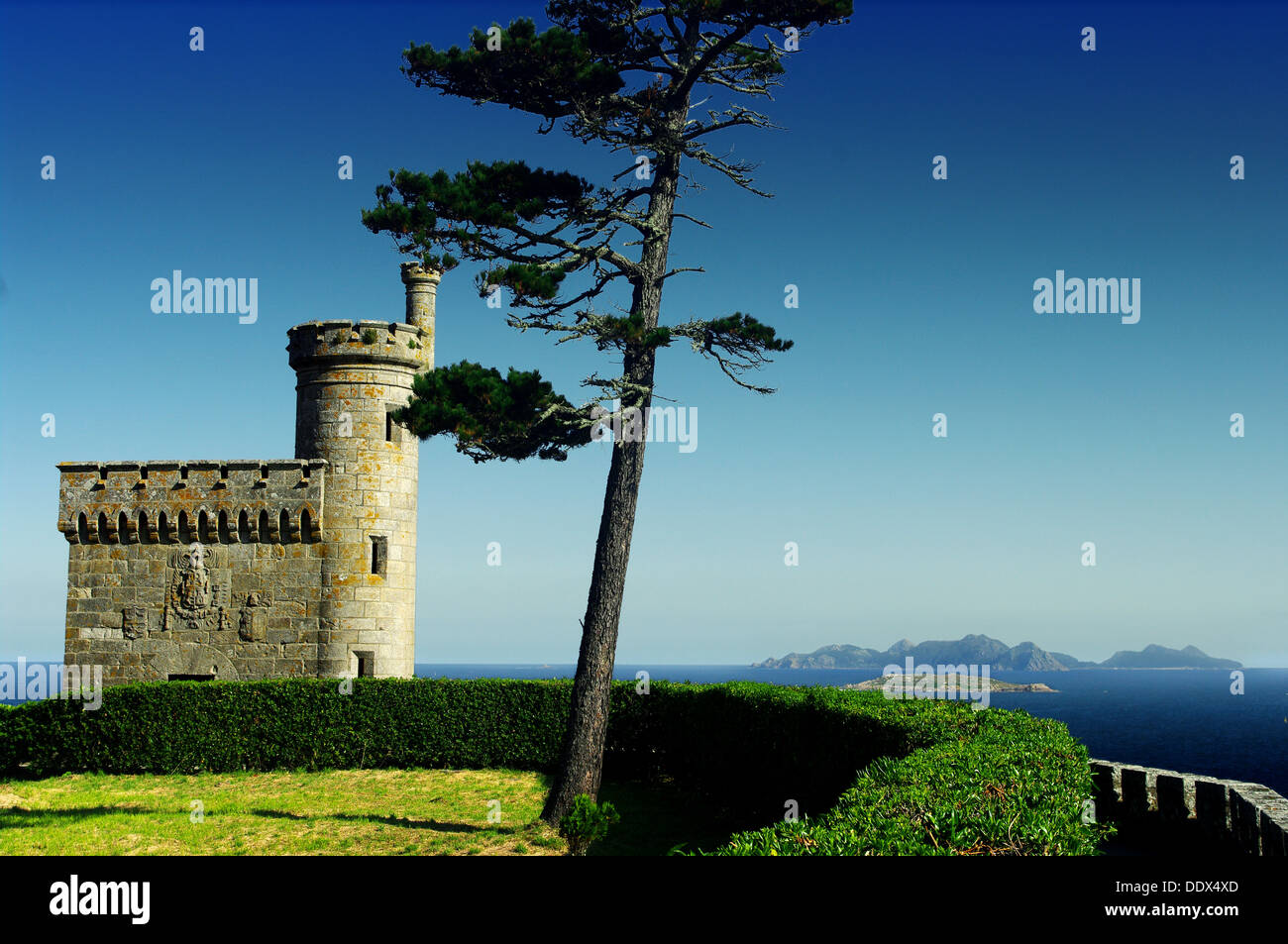 Medieval private mansion hi-res stock photography and images - Alamy