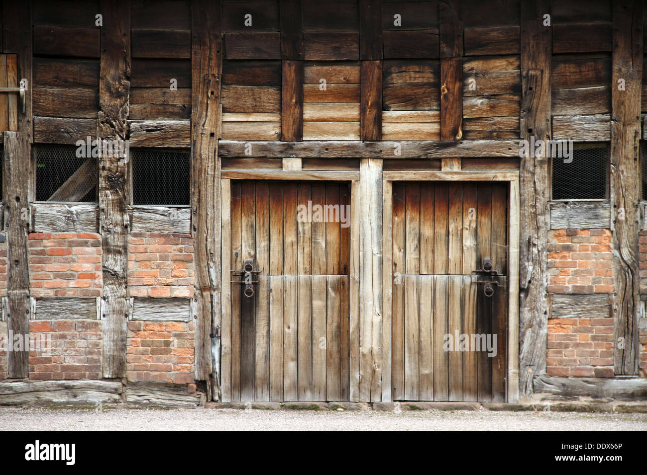 Barn rural farming doors hi-res stock photography and images - Alamy
