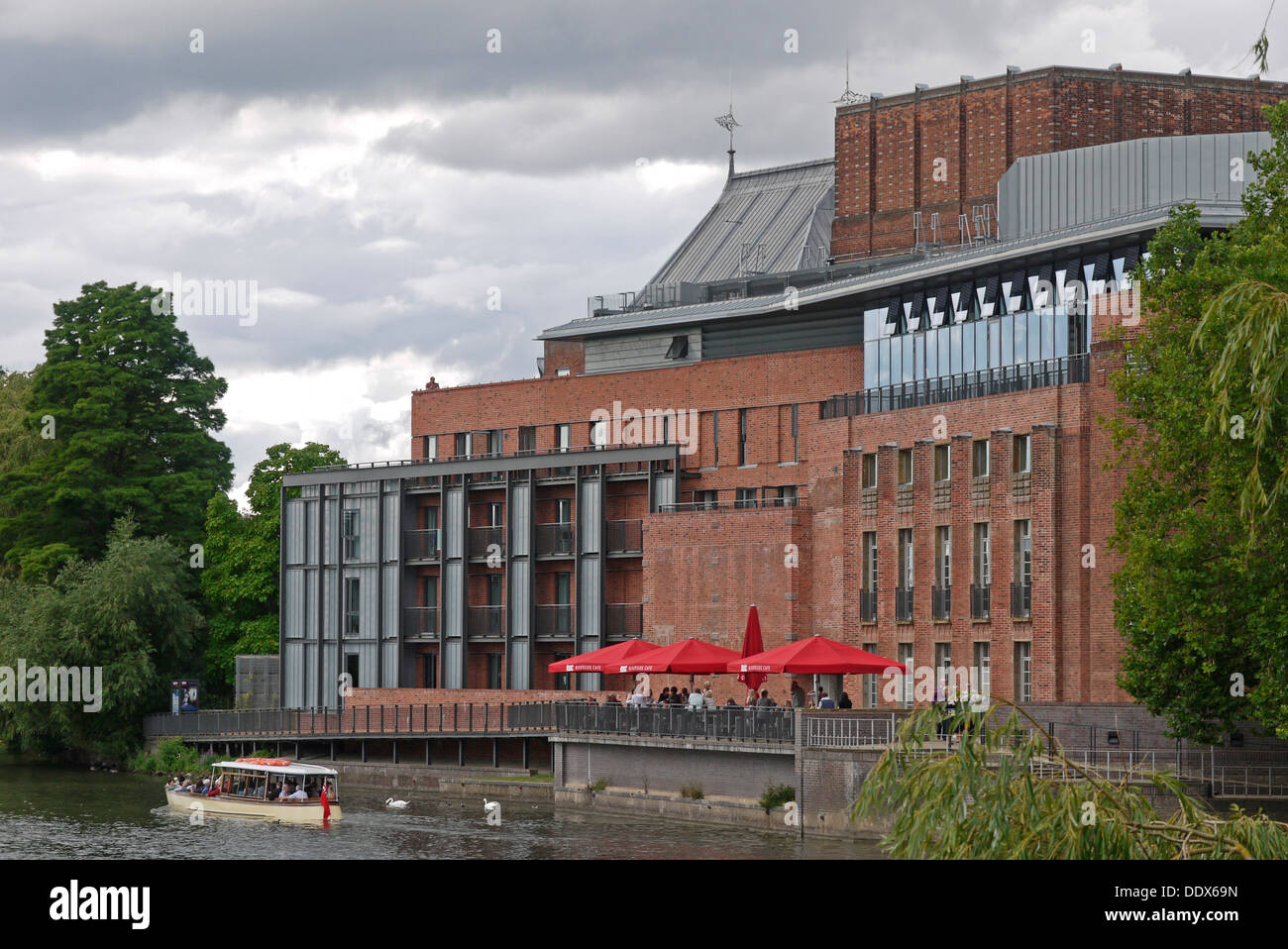 RSC, Royal Shakespeare Company theatre on banks of the River Avon ...
