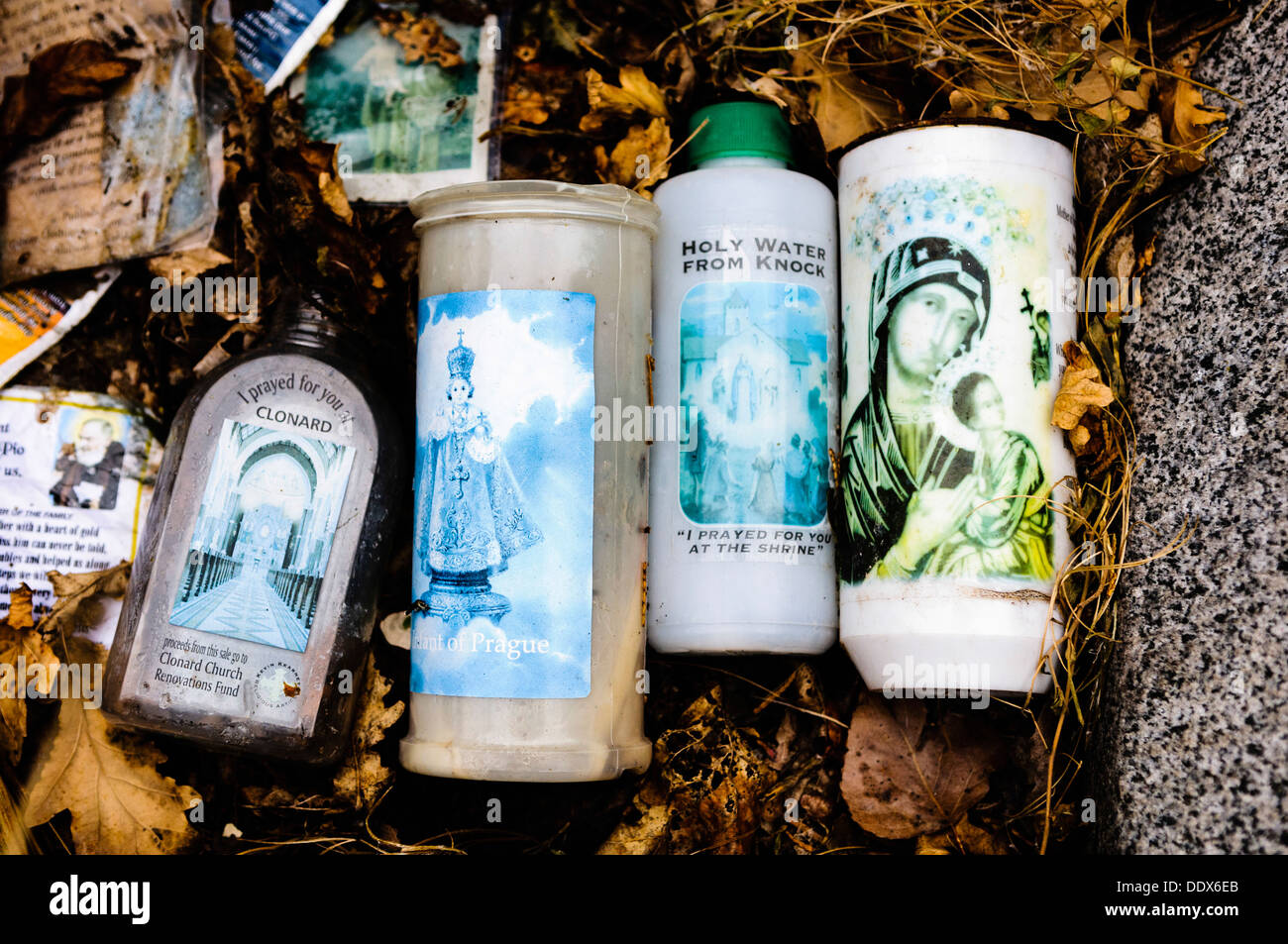 Shrine relics hi-res stock photography and images - Alamy