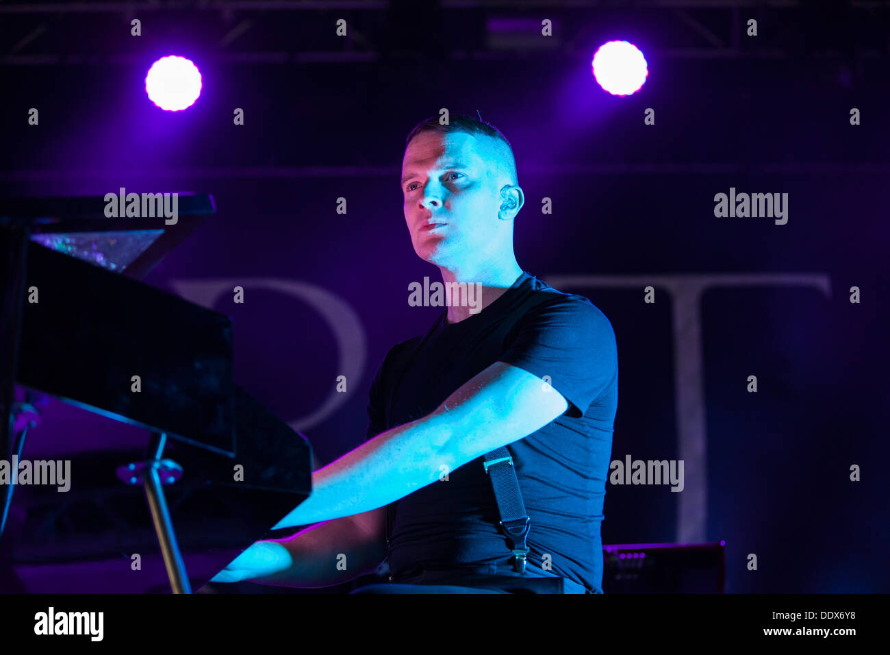 Adam anderson hi-res stock photography and images - Alamy