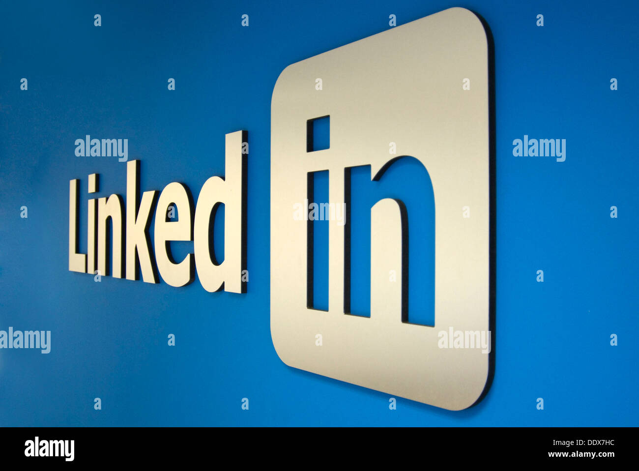 Linked logo hi-res stock photography and images - Alamy