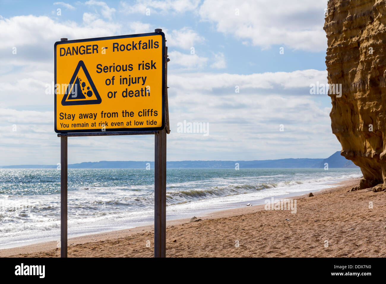 Rockfall uk hi-res stock photography and images - Alamy