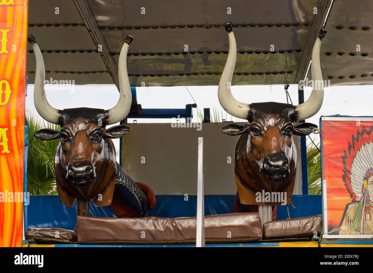 Fairground attraction hi-res stock photography and images - Alamy