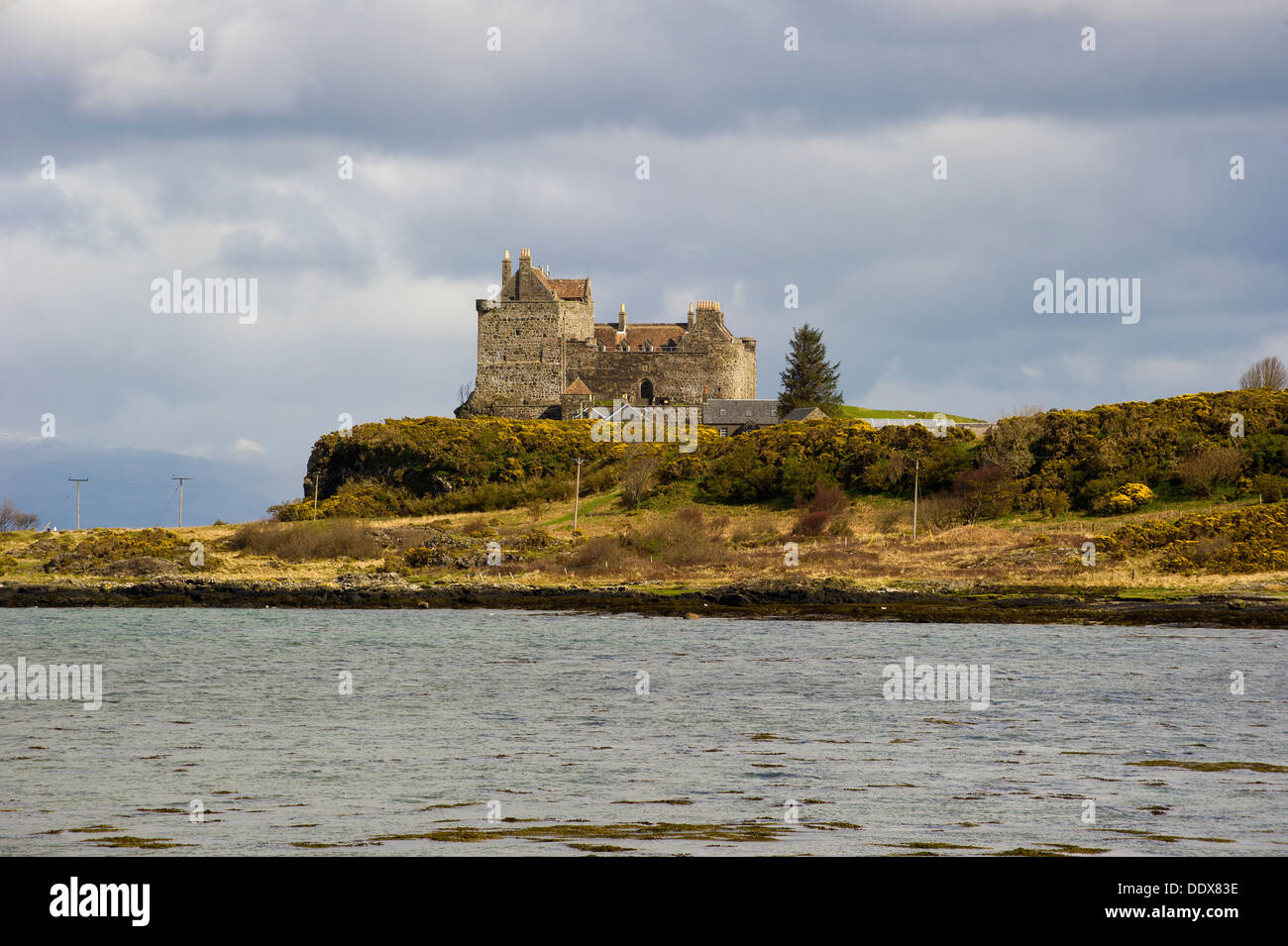 Duart castle hi-res stock photography and images - Alamy