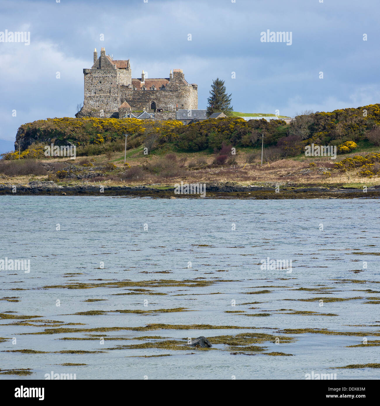 Duart bay hi-res stock photography and images - Alamy