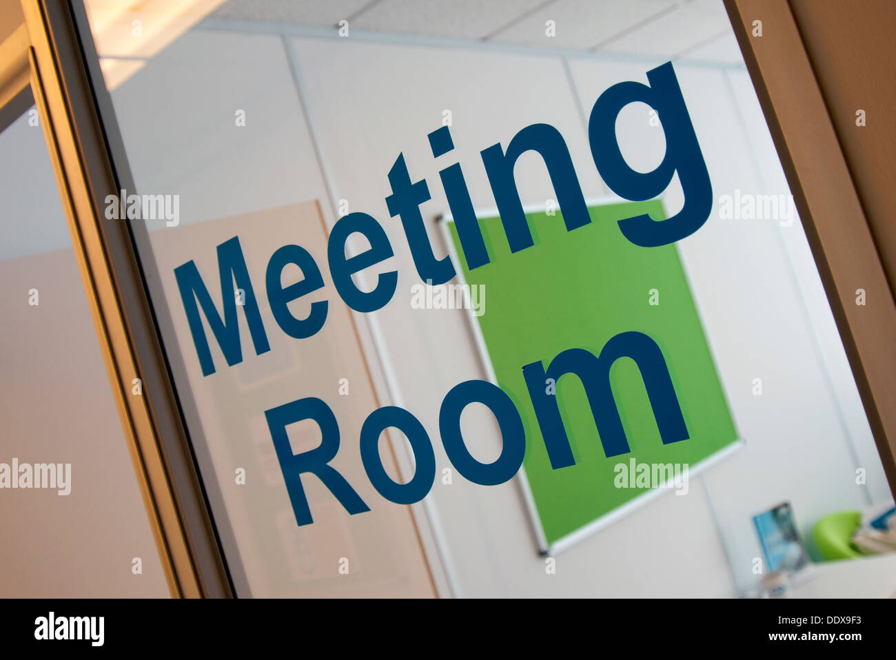 Meeting room sign hi-res stock photography and images - Alamy