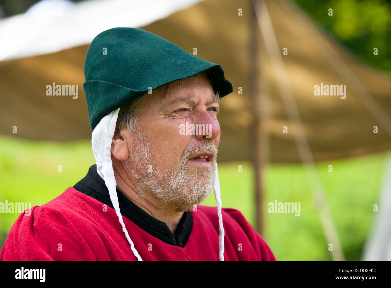 Old man in medieval costume hi-res stock photography and images - Alamy