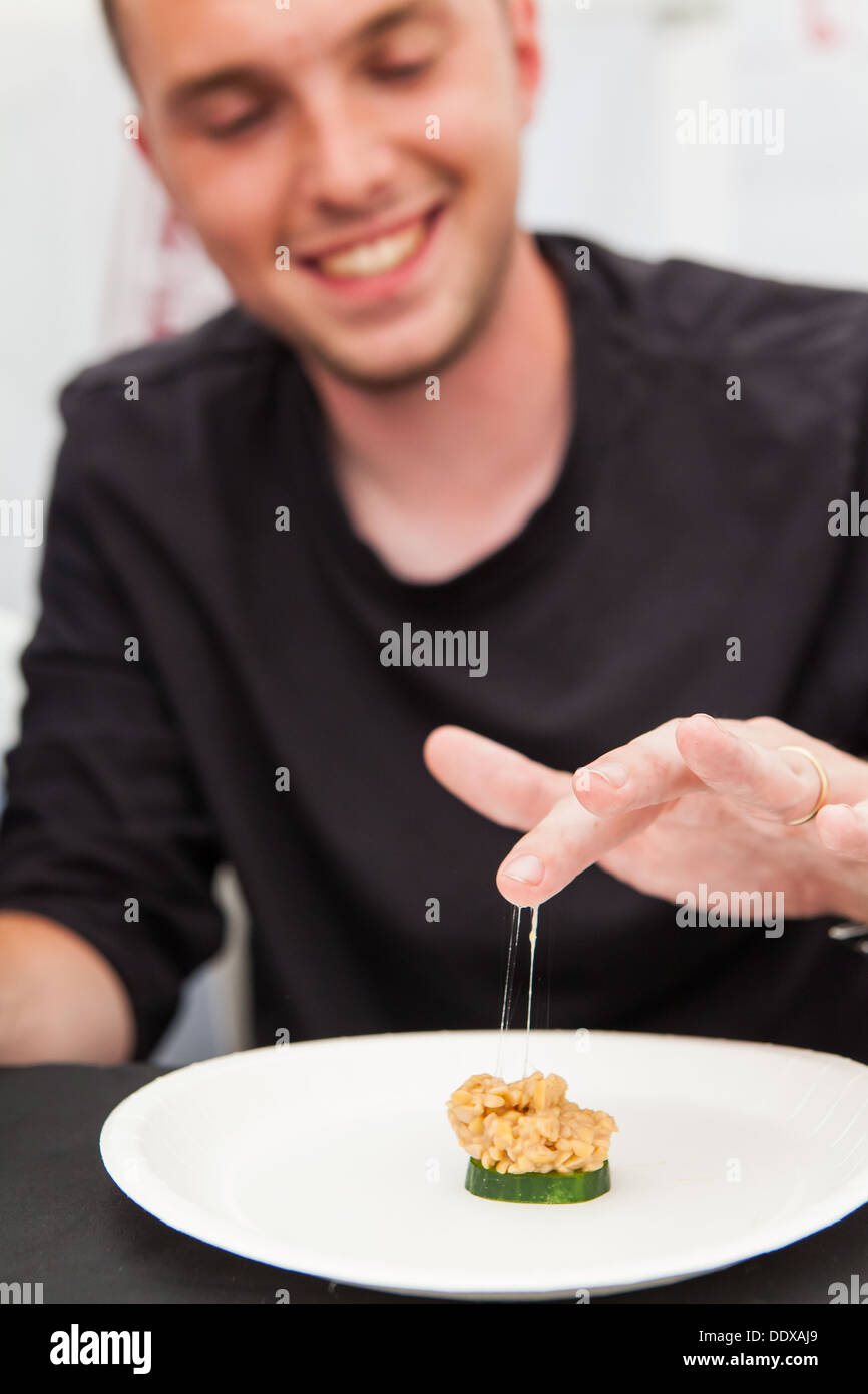 Extreme Food Challenge Kingston 2013 - Natto fermented beans on ...