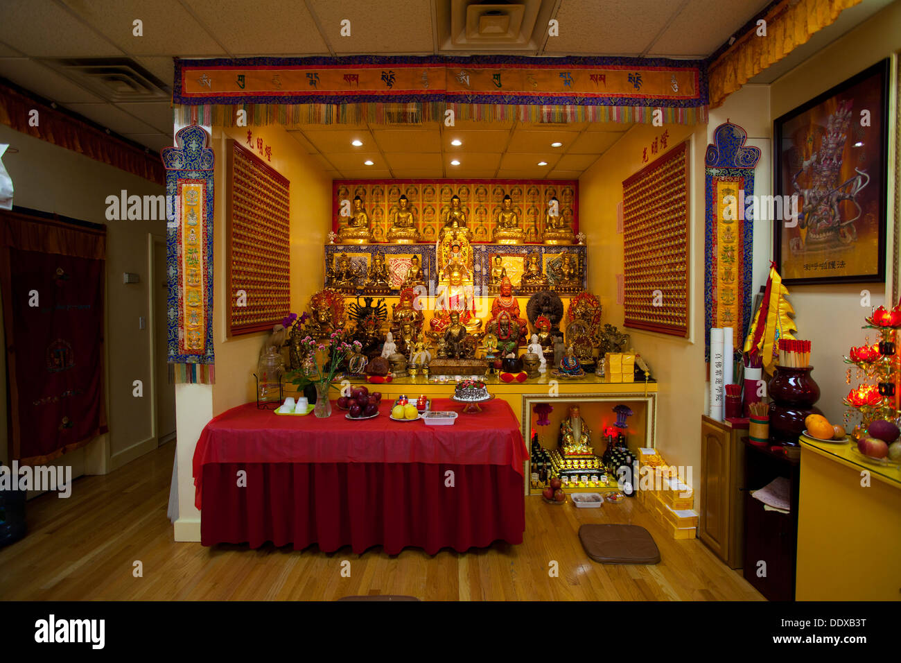 New york buddha temple hi-res stock photography and images - Alamy