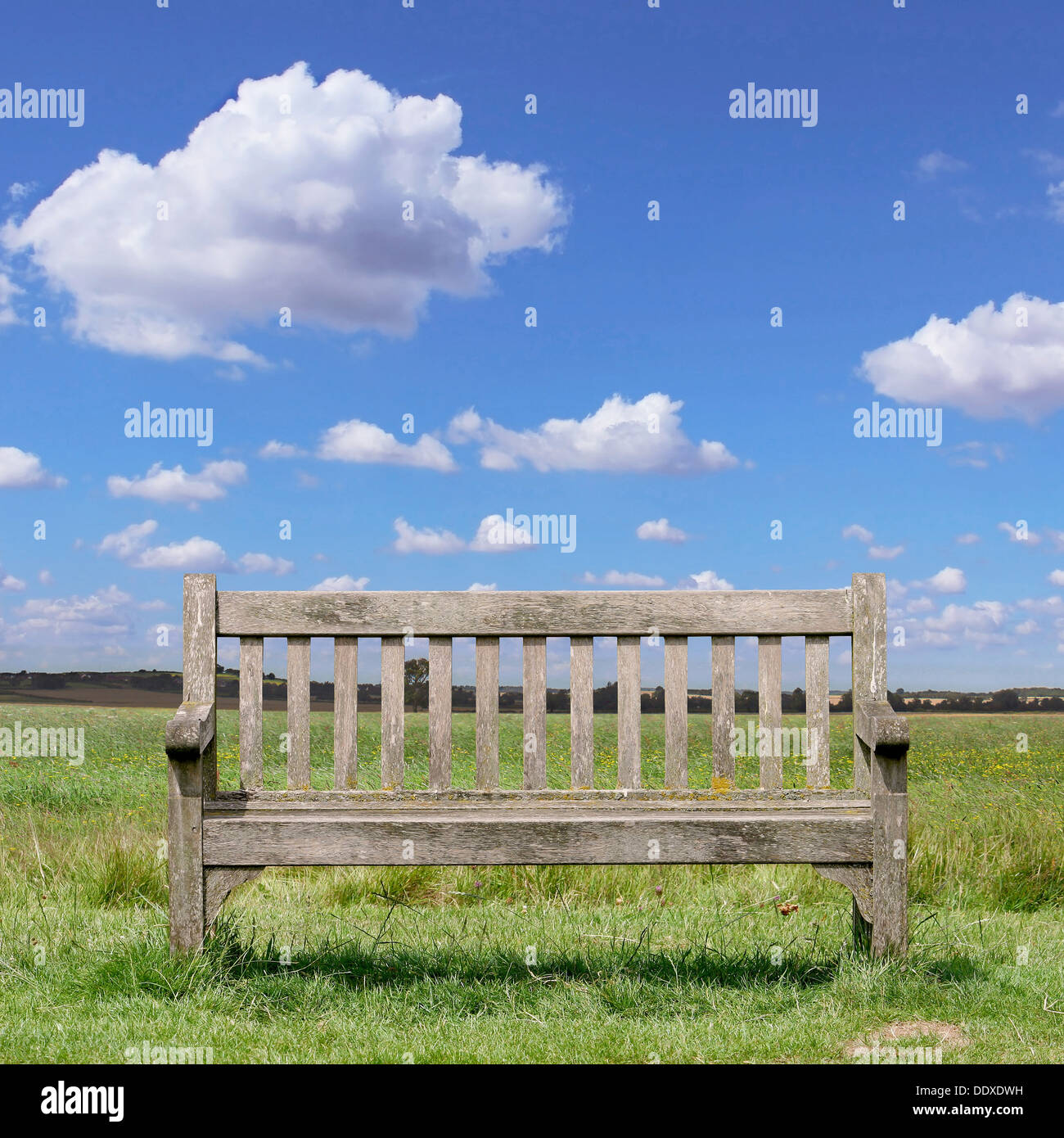 Park bench hi-res stock photography and images - Alamy