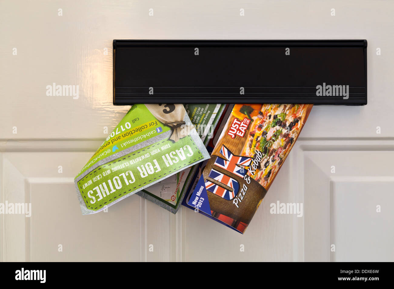 Through letterbox hi-res stock photography and images - Alamy