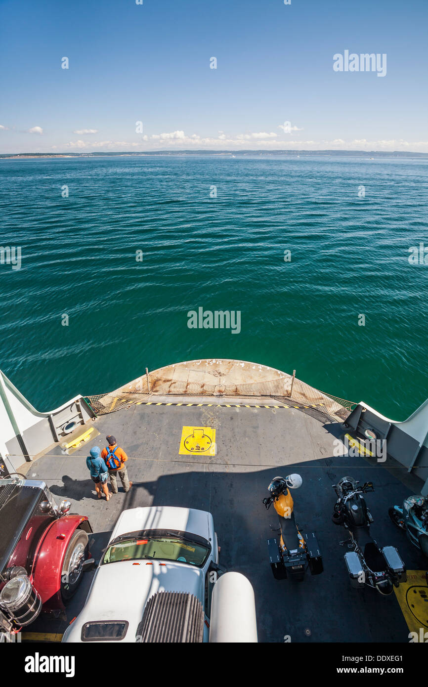 Boat carrying cars hi-res stock photography and images - Alamy