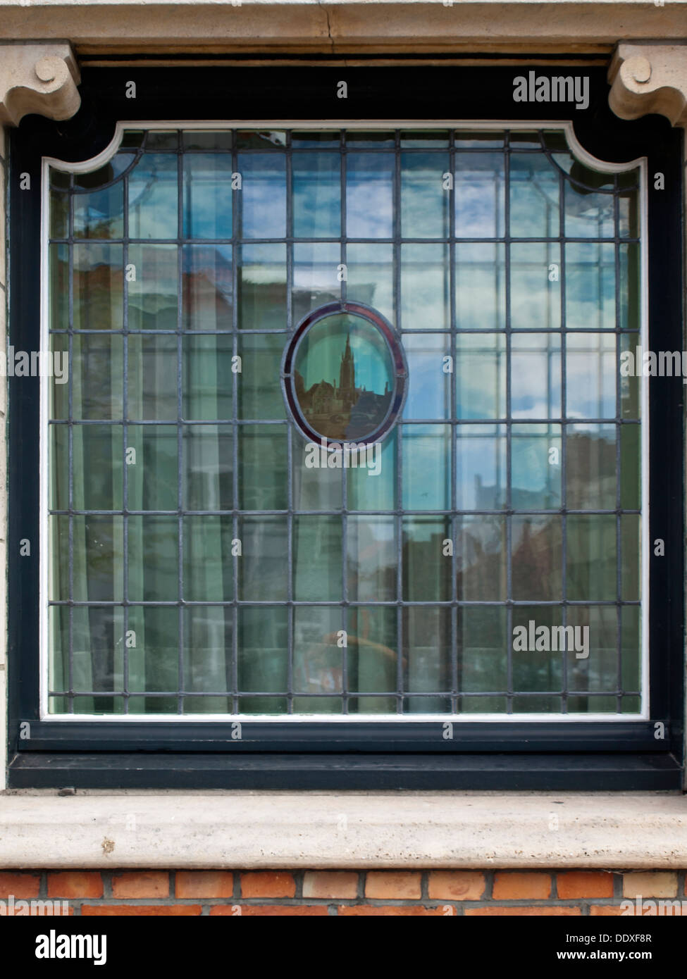 Traditional window, Bruges Stock Photo - Alamy