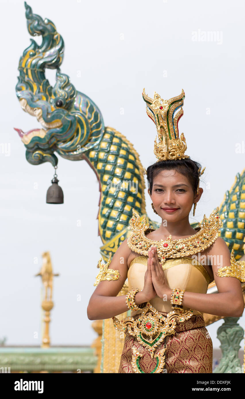 Dancer of the traditional Thai style Stock Photo - Alamy