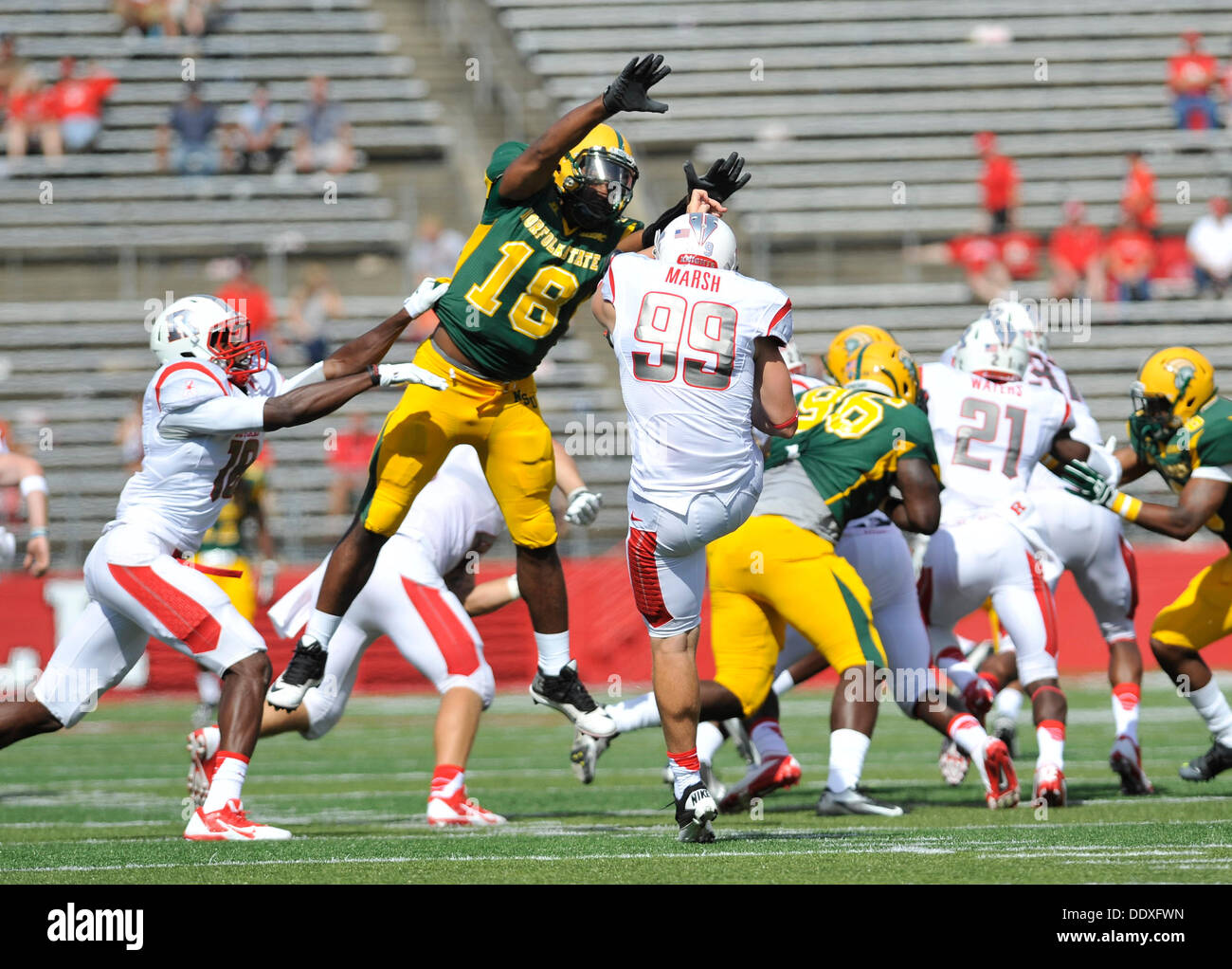 Norfolk punt hi-res stock photography and images - Alamy