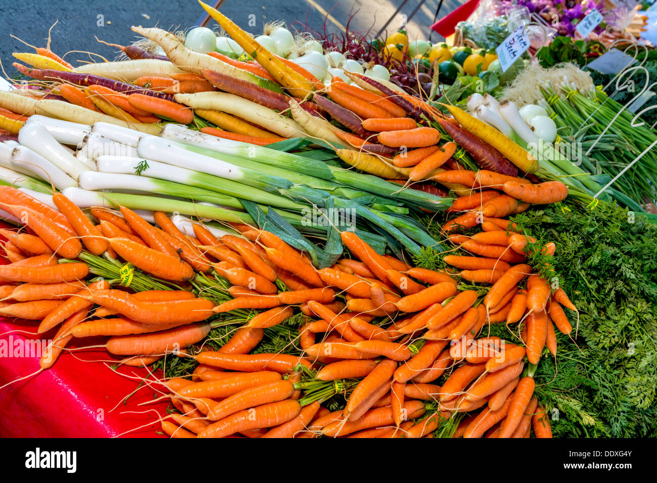 Fresh organic vegetables laid out on display Stock Photo - Alamy