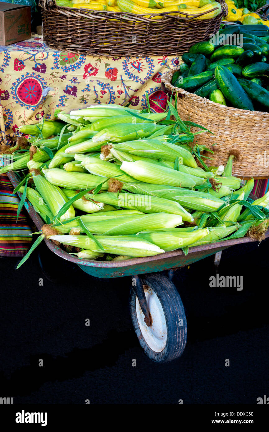 Corn display hi-res stock photography and images - Alamy