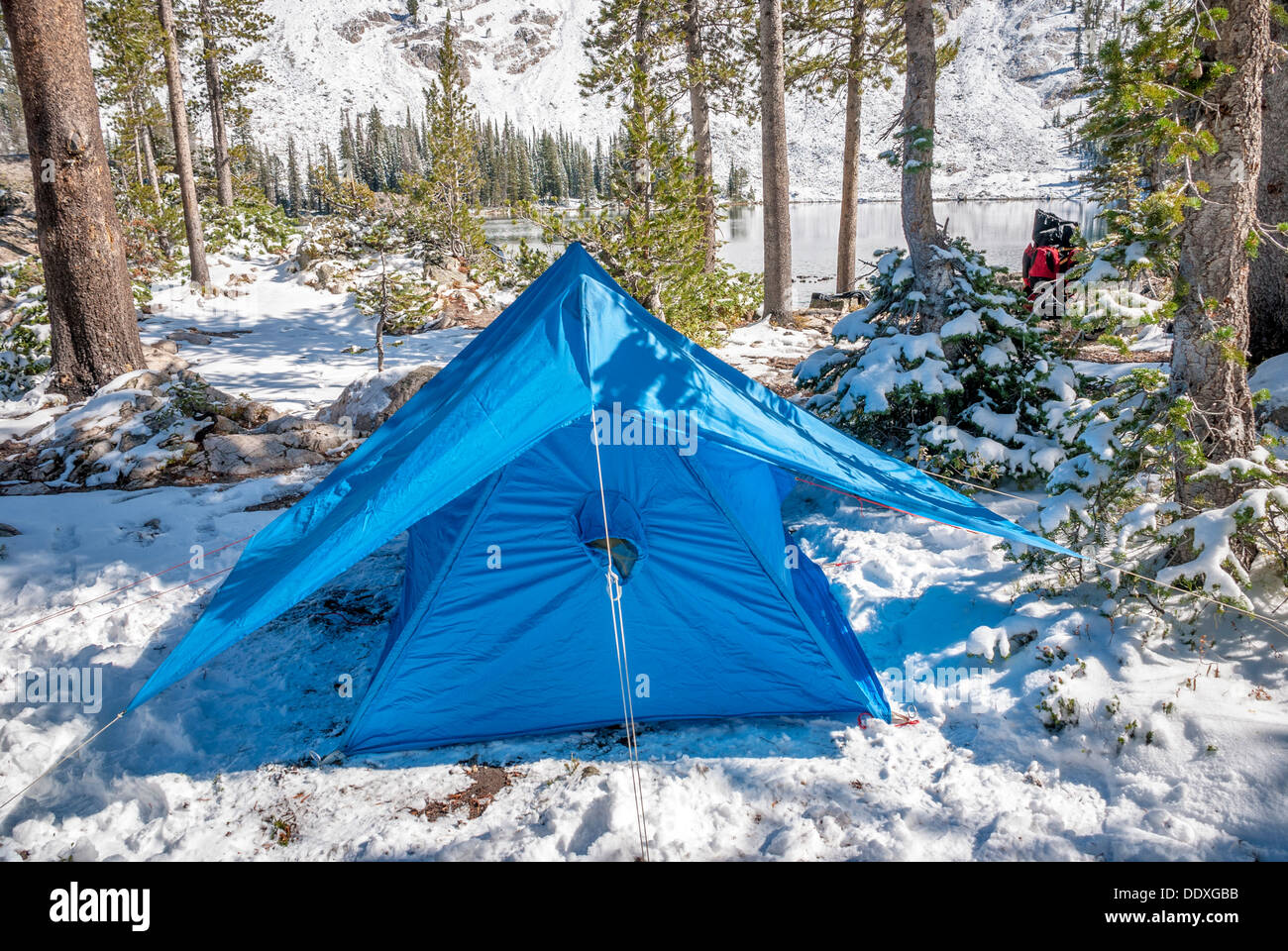 Tent in winter mountains hi-res stock photography and images - Alamy