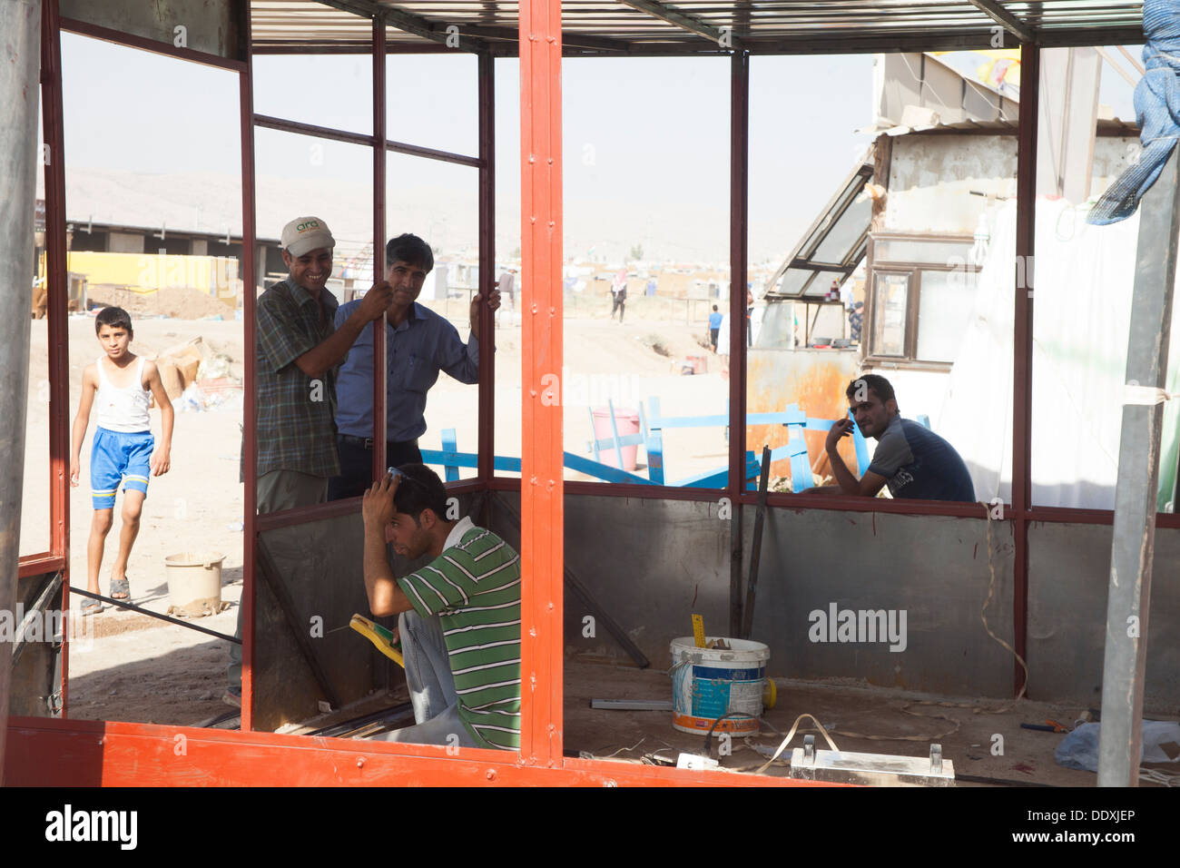 Domiz refugees camp duhok province hi-res stock photography and images ...