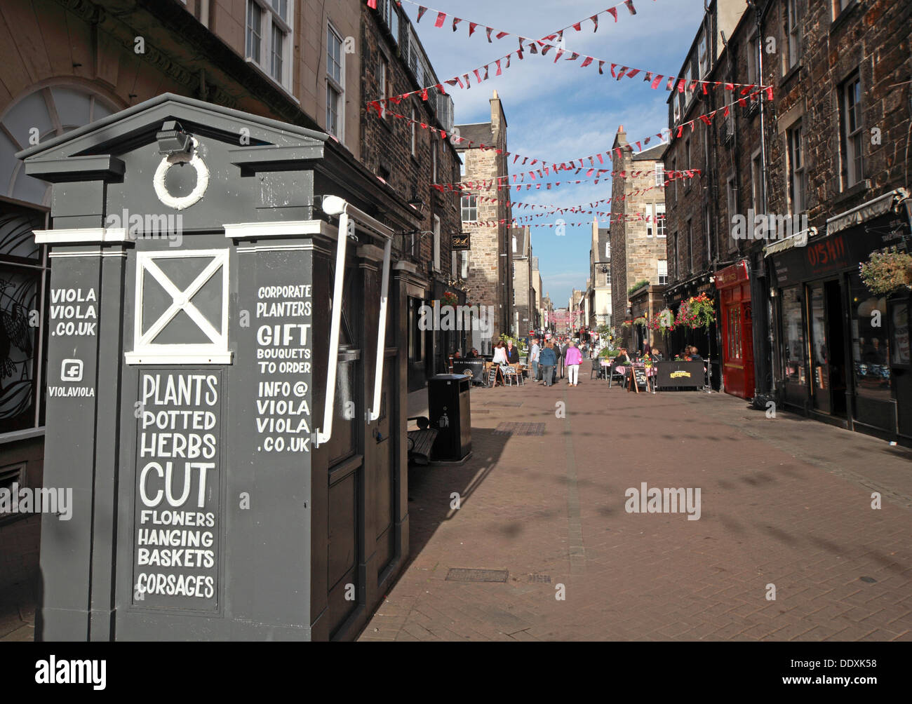 Rose Street,Edinburgh,Scotland,UK a place to drink,eat,party - with old ...